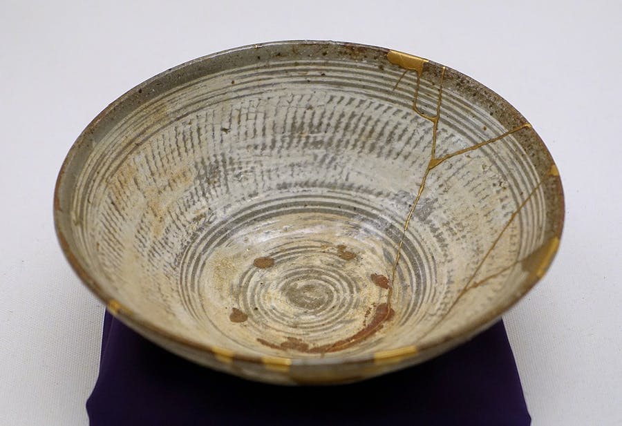 Kintsugi: The Beauty of ‘Golden Scars’ | Barnebys Magazine