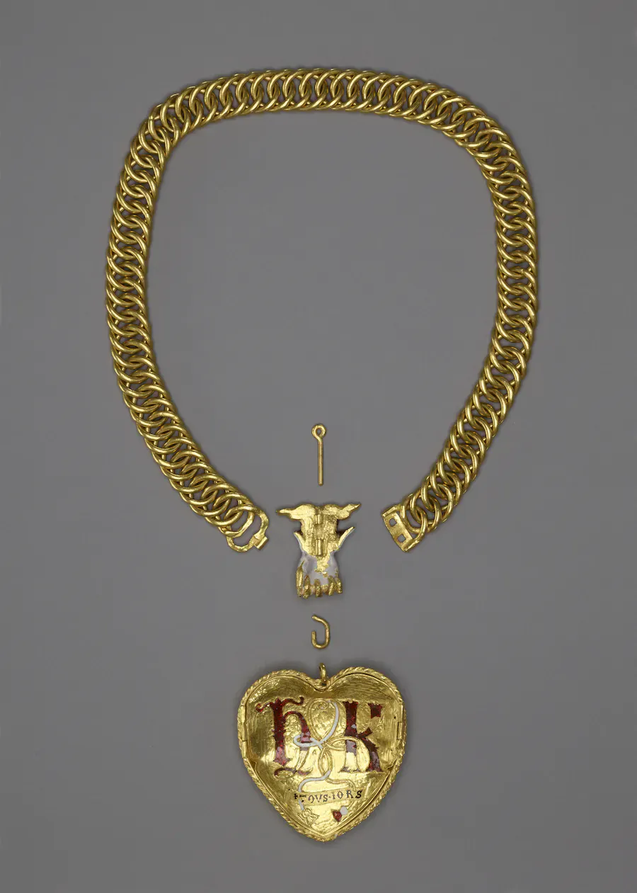 A Tudor Gold Treasure Discovered by Metal Detector | Barnebys Magazine