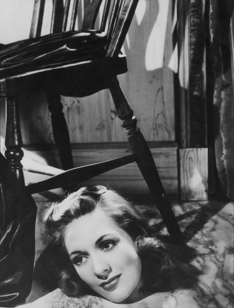 Surreal Glamour: The Photography of Angus McBean | Barnebys Magazine