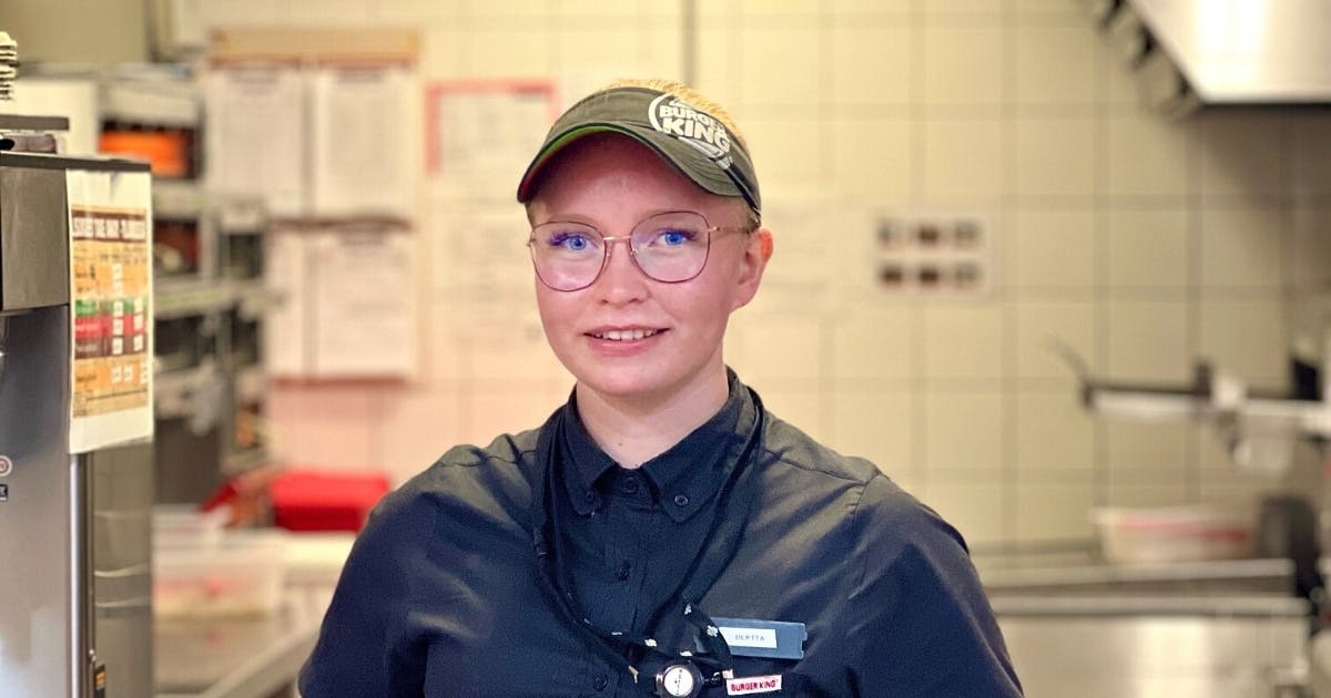 Uratarina: Bertta viihtyy Burger Kingin vuoropäällikkönä