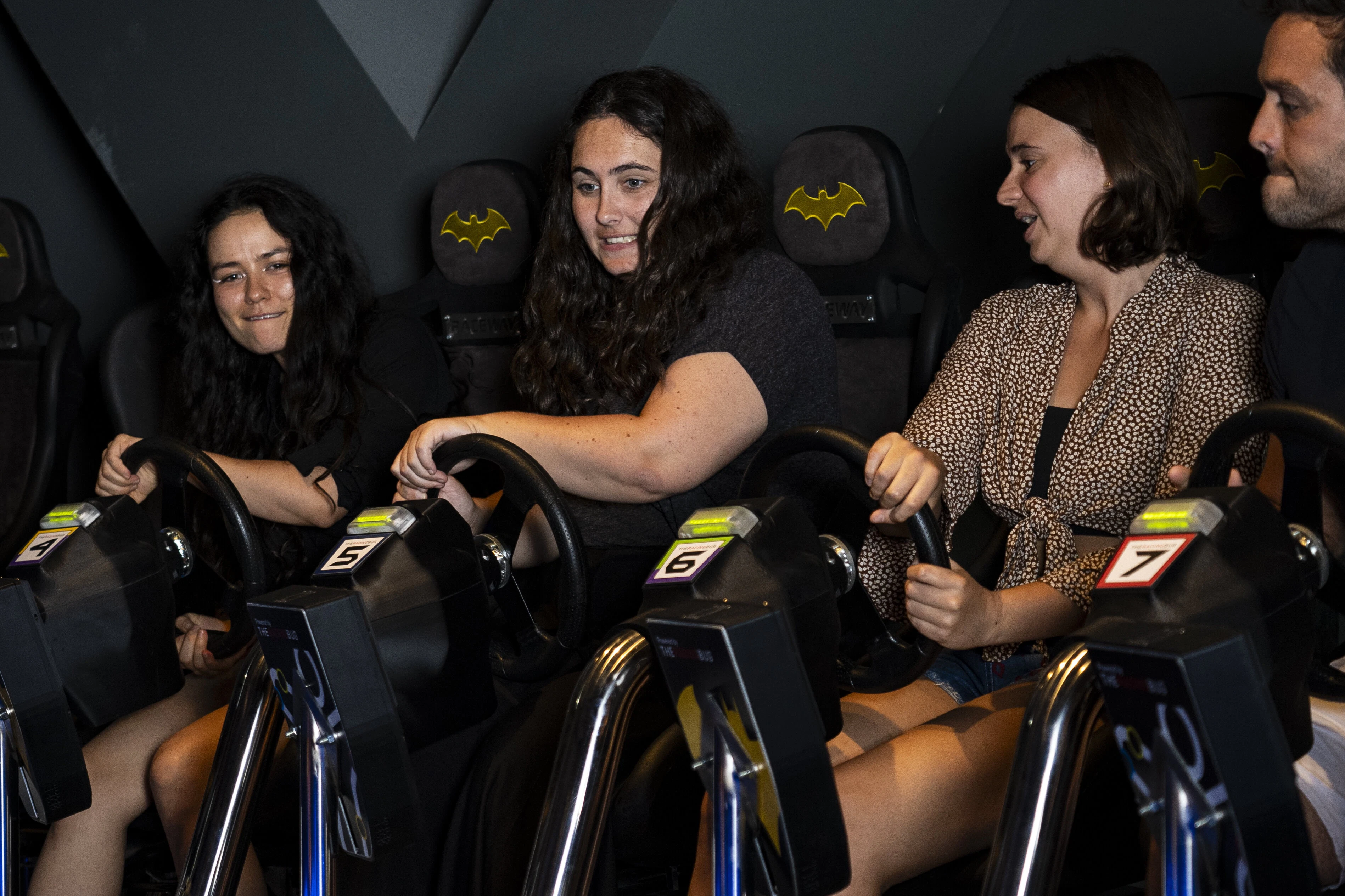 Course de voitures à Gotham City chez Batman Escape Game à Paris