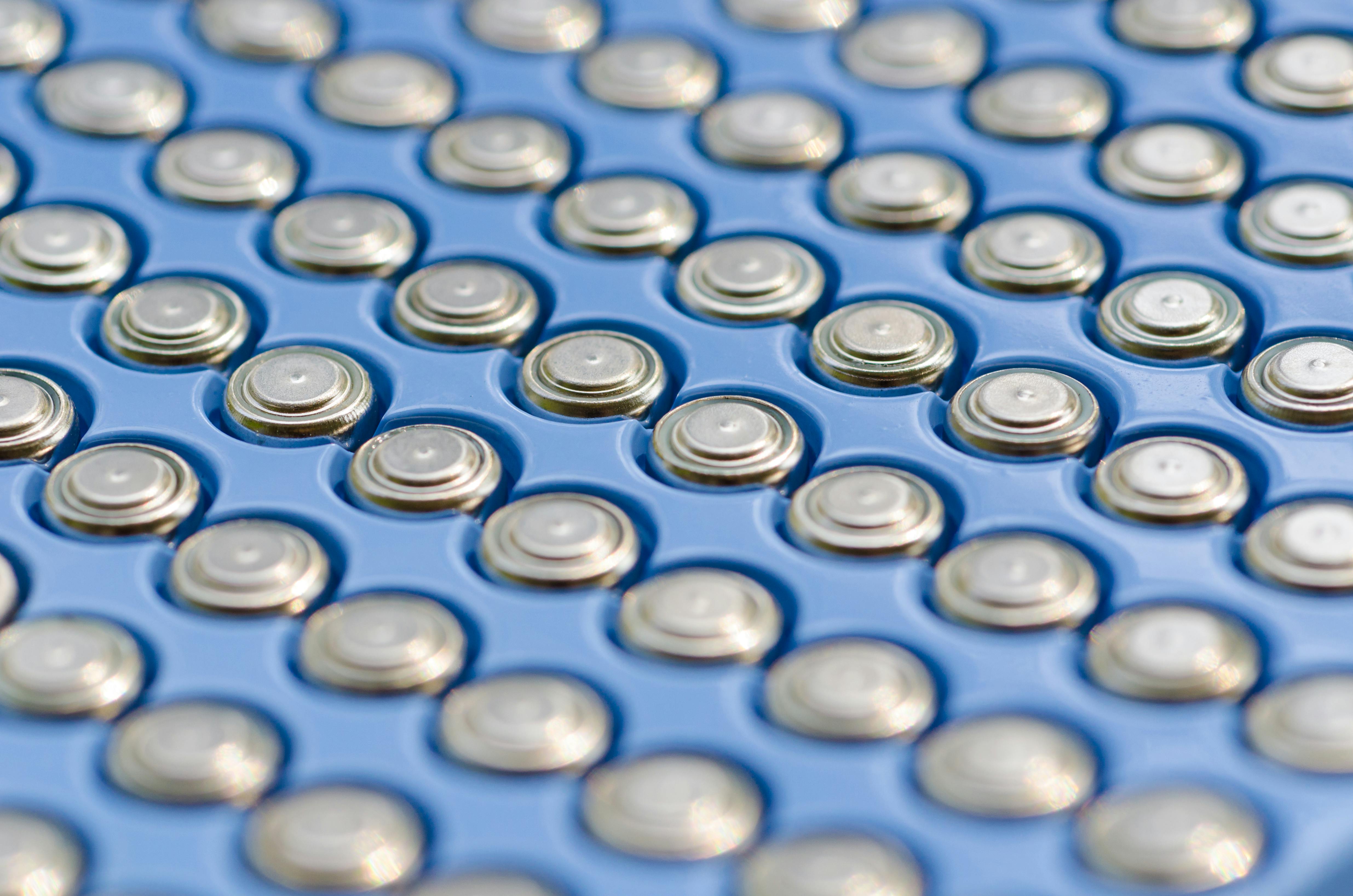 Encapsulation of cylindrical battery cells with foams | bdtronic