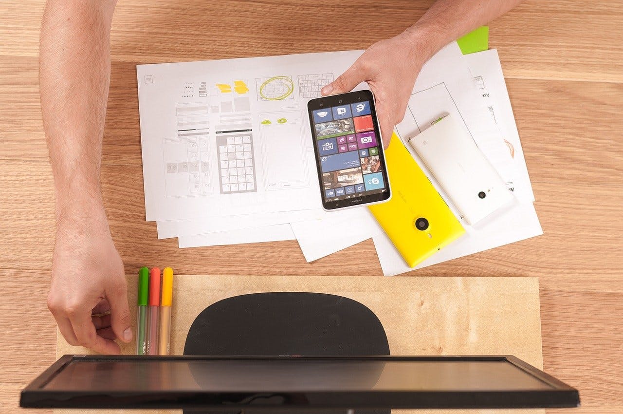 UX Researcher vs. UX Designer. Różnice w stanowiskach UX UX Researcher vs. UX Designer. Różnice w stanowiskach UX