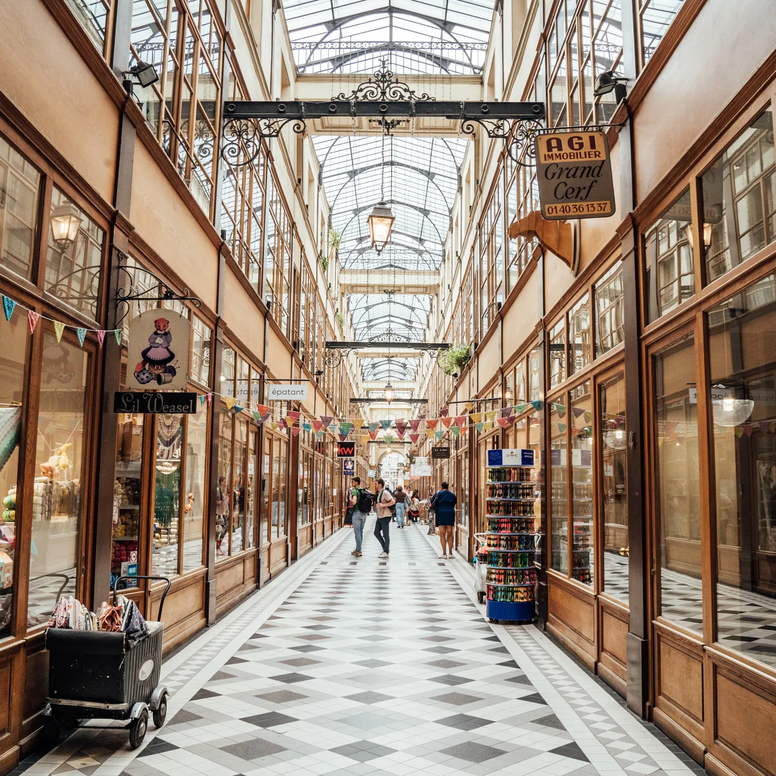 Shopping In Paris: The Ultimate Guide - Boutique Tours
