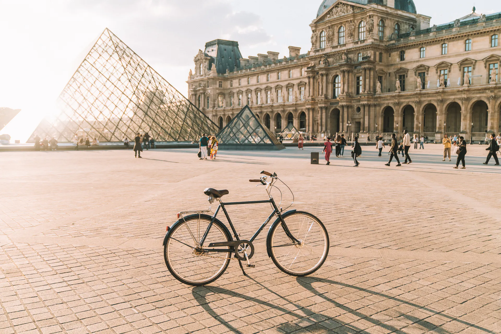 How to Stay Safe on the Paris Metro and Avoid Pickpockets