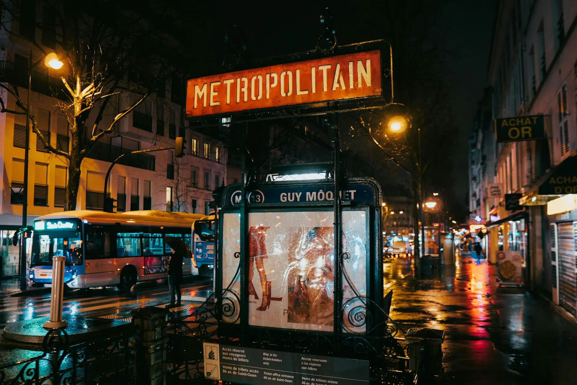 How to Stay Safe on the Paris Metro and Avoid Pickpockets