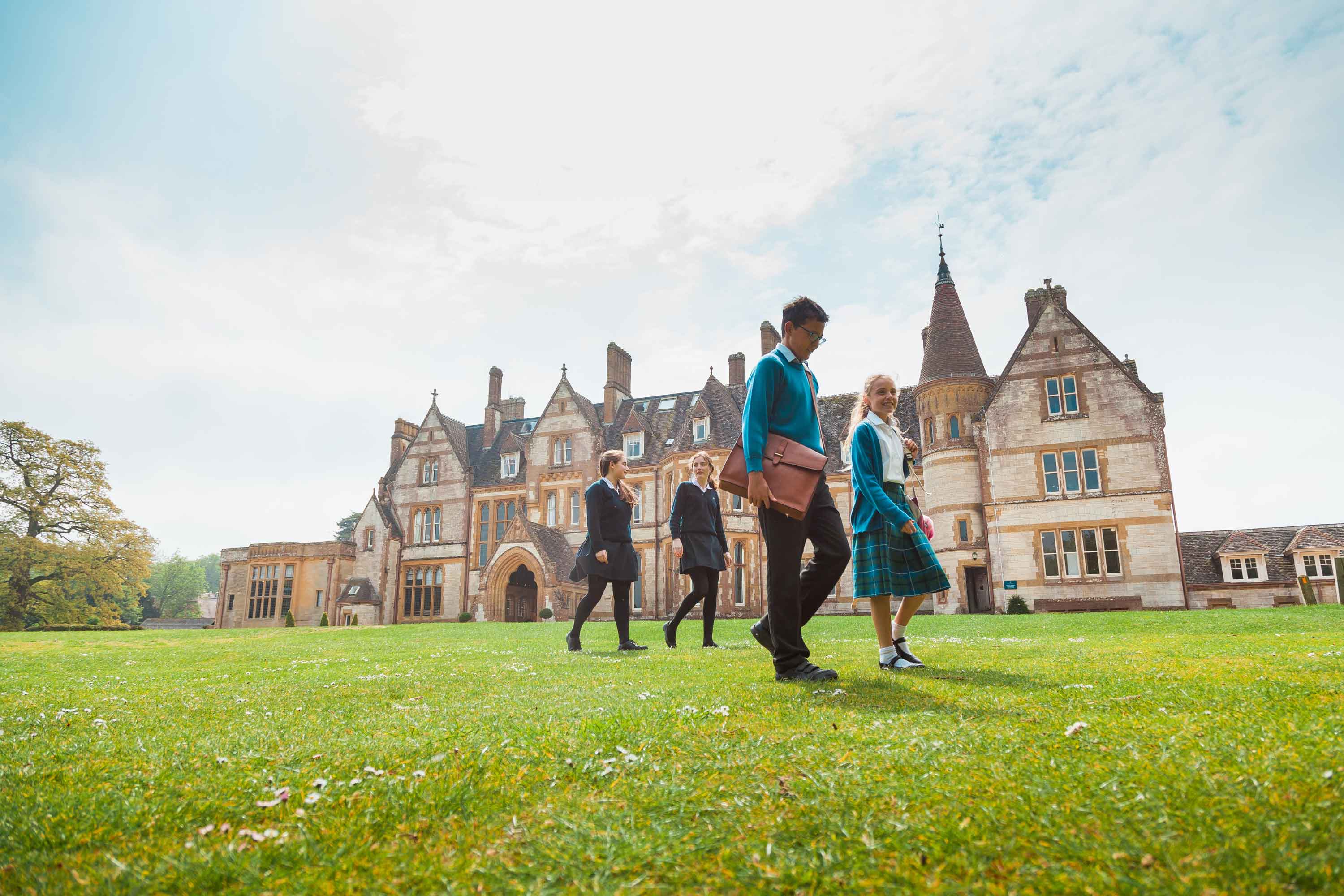 Clayesmore School UK Guardianship & Admissions | Bright World Guardianships