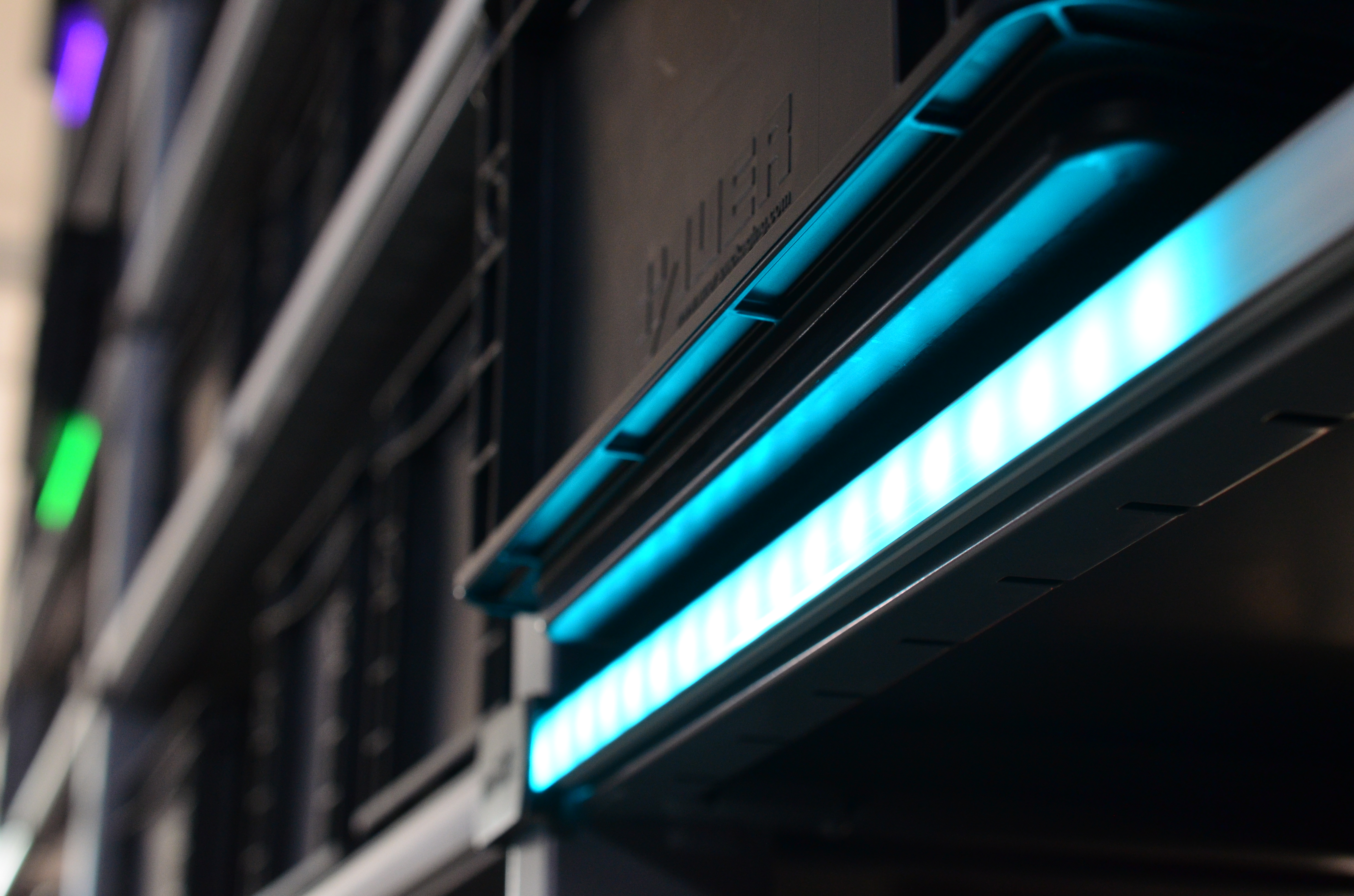 LED strips for pick-by-light picking - 60 LEDs per meter | CAPTRON Solutions