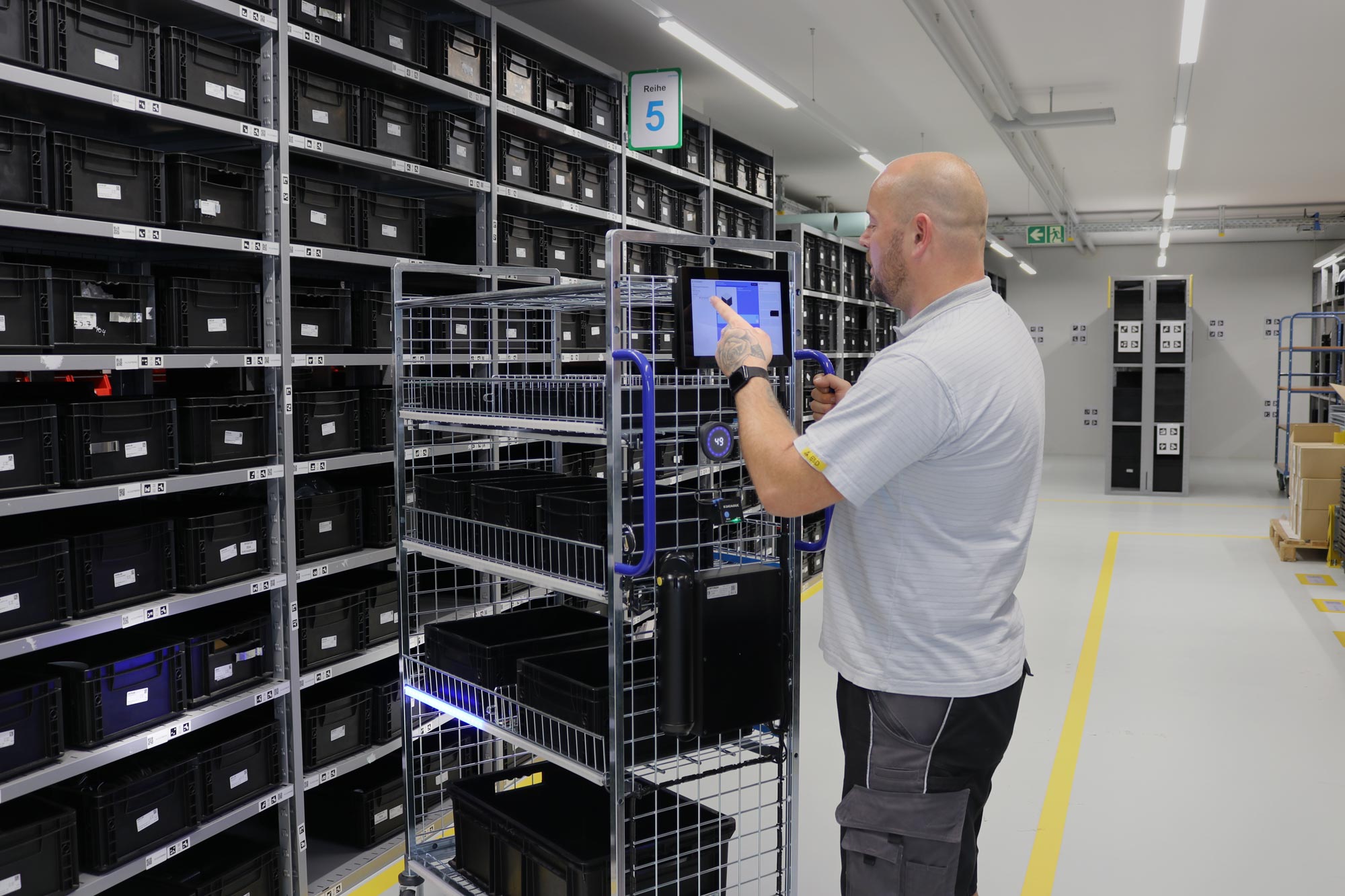 Smart picking cart for multi-order picking | CAPTRON Solutions