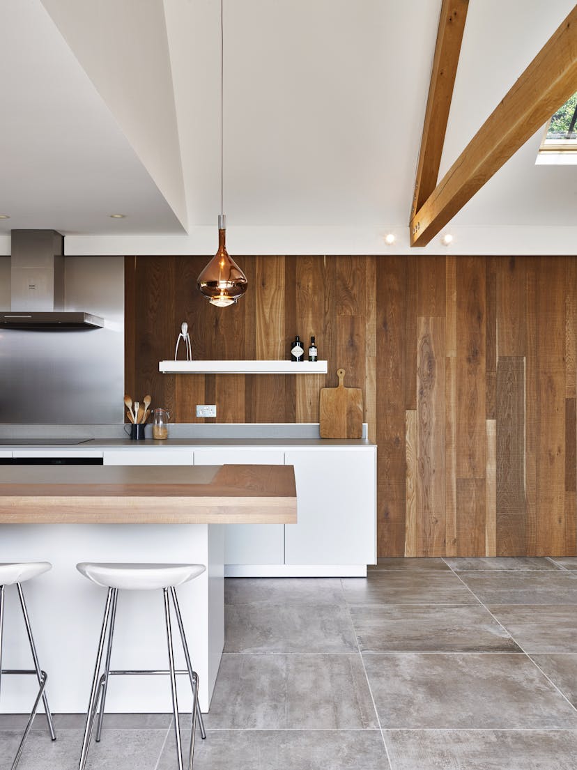 Oak Framed Extension Joins Barn and Kitchen – Carpenter Oak