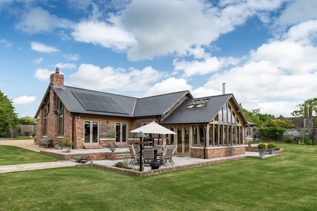 How to Build an Oak Barn | Carpenter Oak Guide – Carpenter Oak