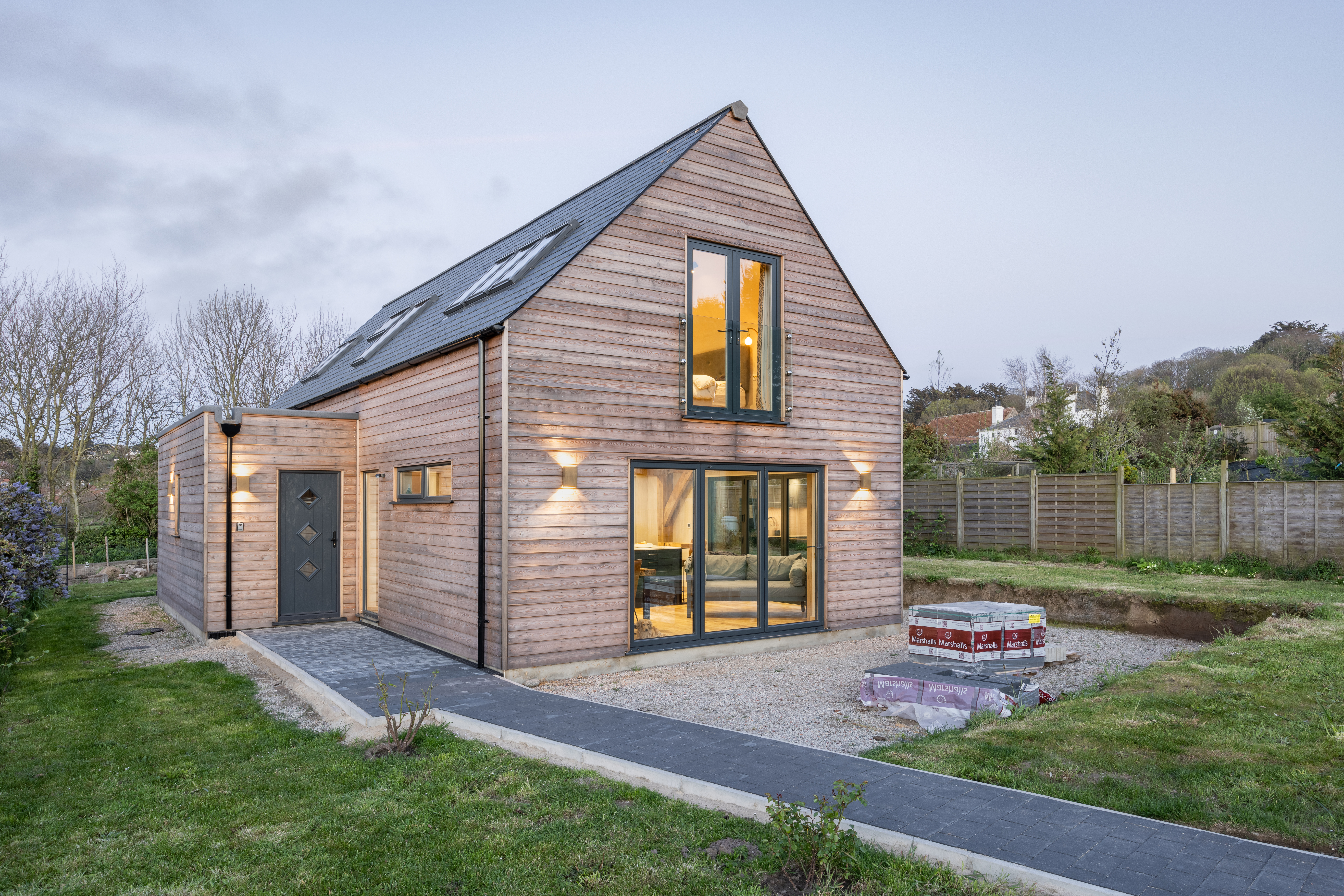 Guernsey oak frame home – Carpenter Oak