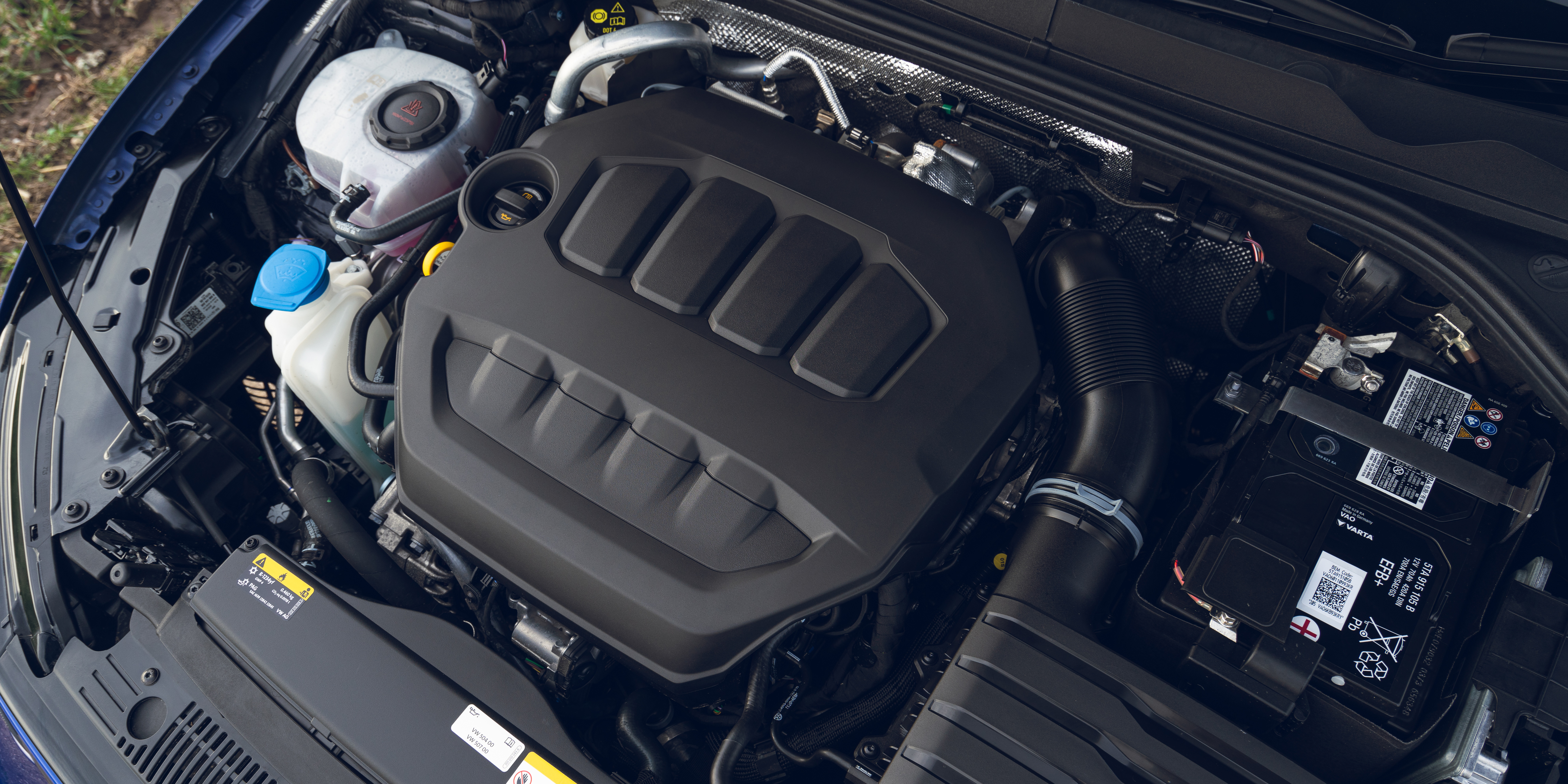 VW Golf R Review 2025 | Price, Interior & Performance | Carwow