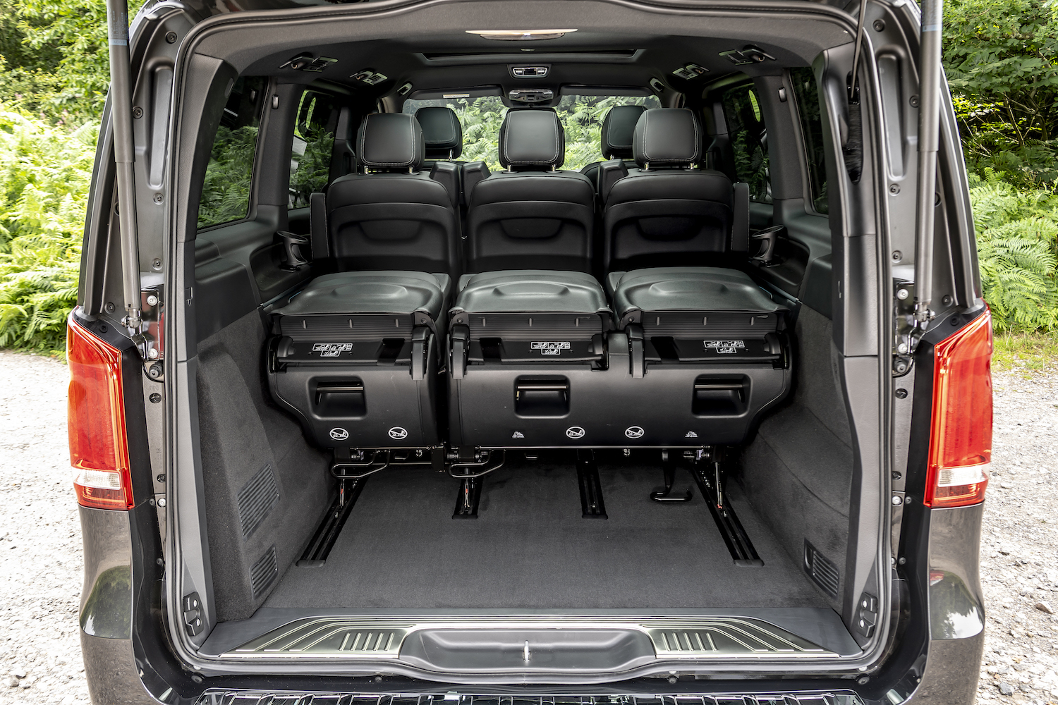 Mercedes-Benz V-Class Review 2024 | Performance & Pricing | Carwow