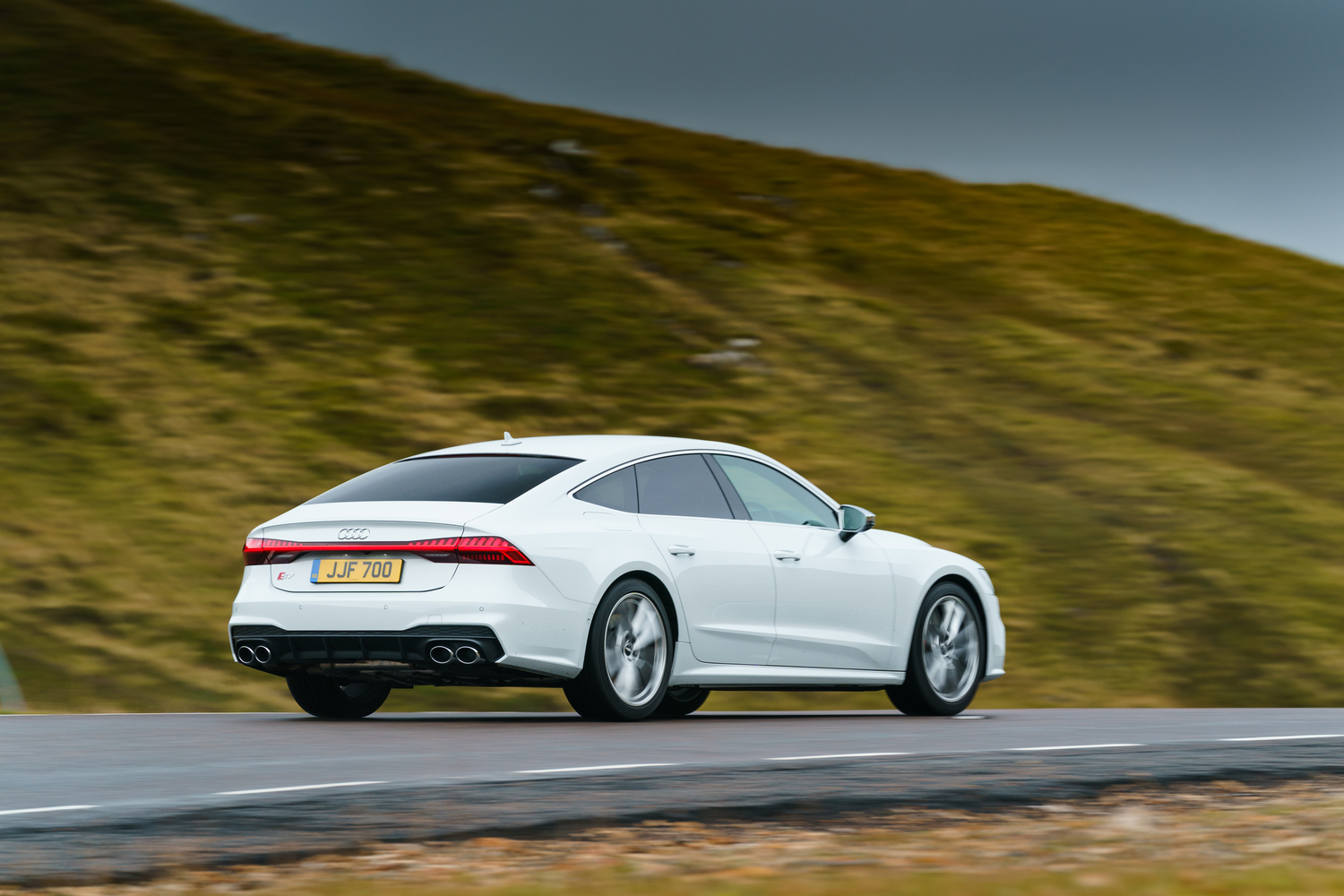 Audi S7 Sportback Review 2024 | Performance & Pricing | Carwow