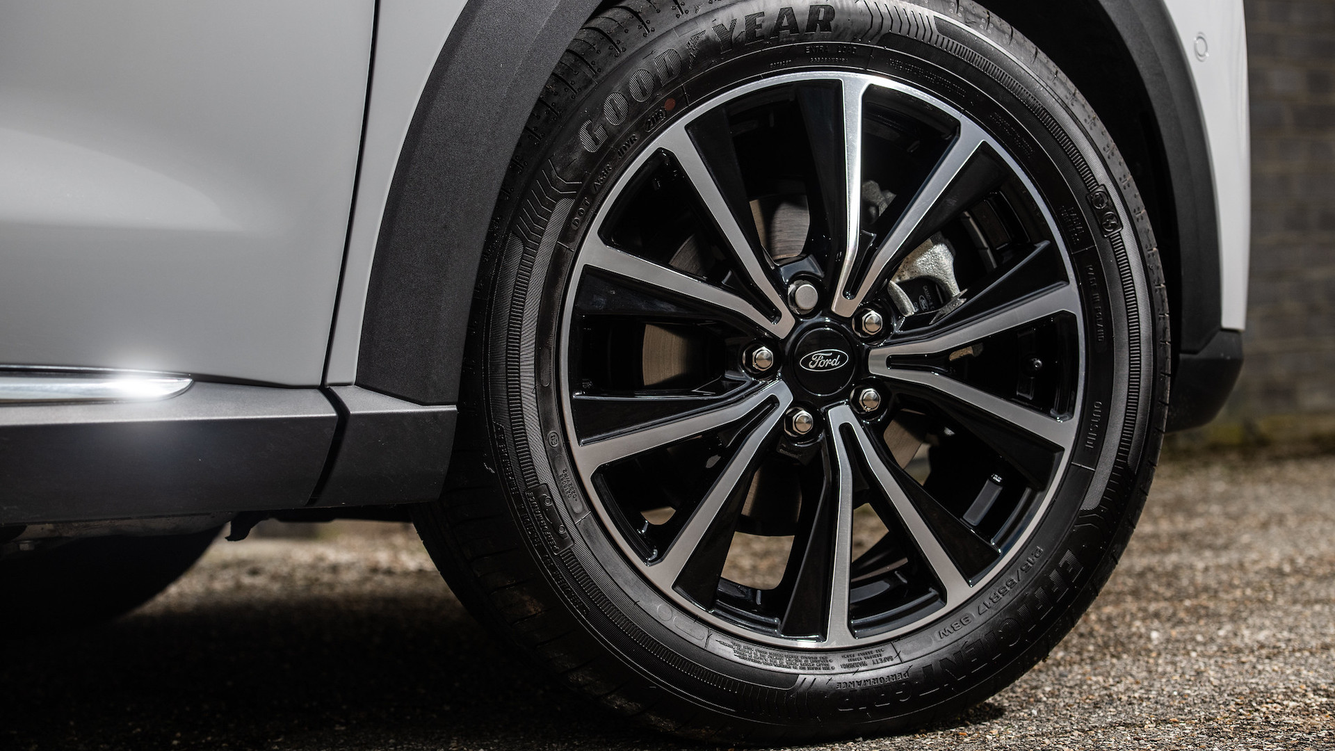 Ford Puma Review 2024 | Price, Interior & Boot Space | Carwow