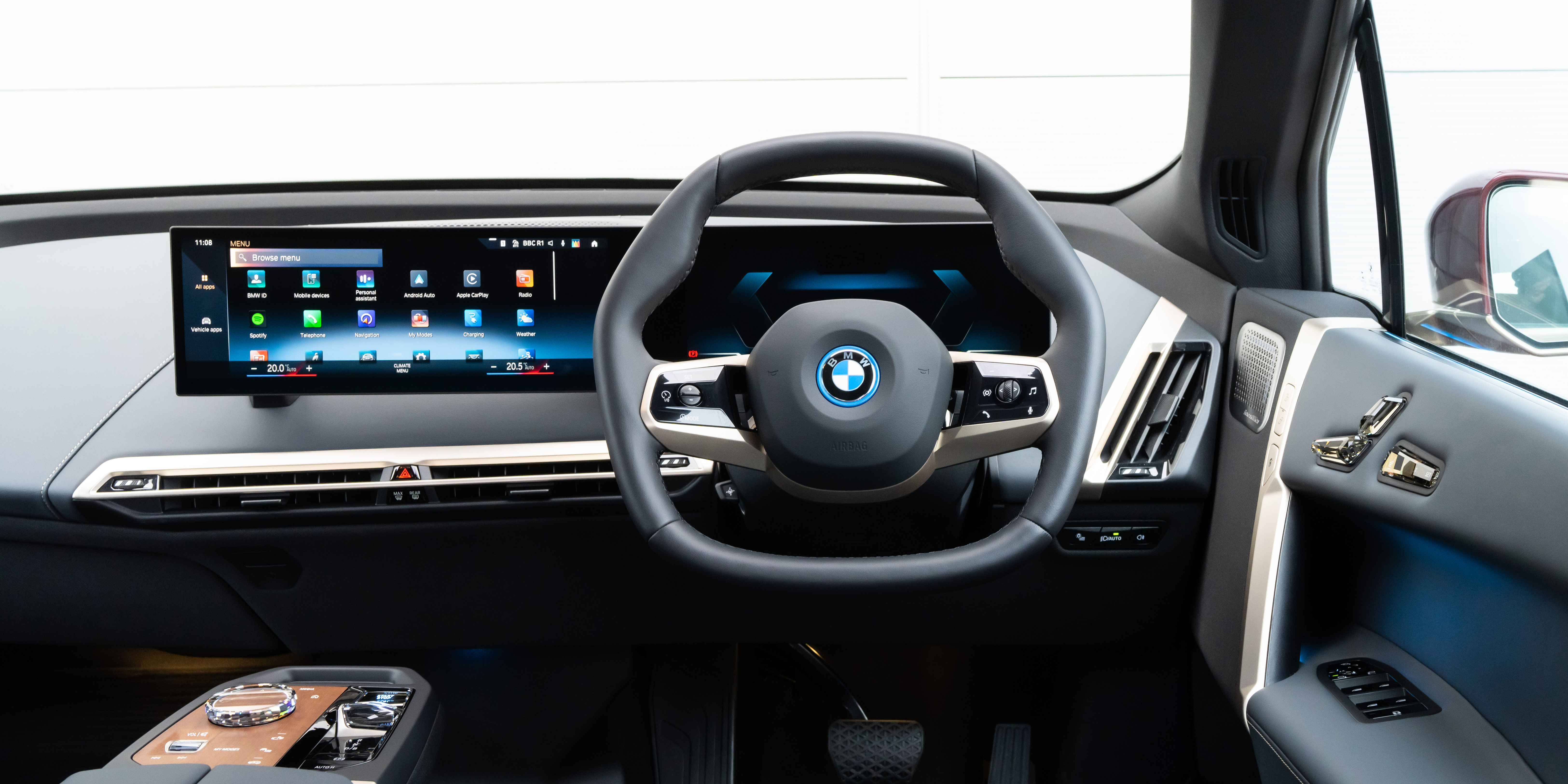 BMW iX Review 2023 | Electric Range, Interior & Price | carwow