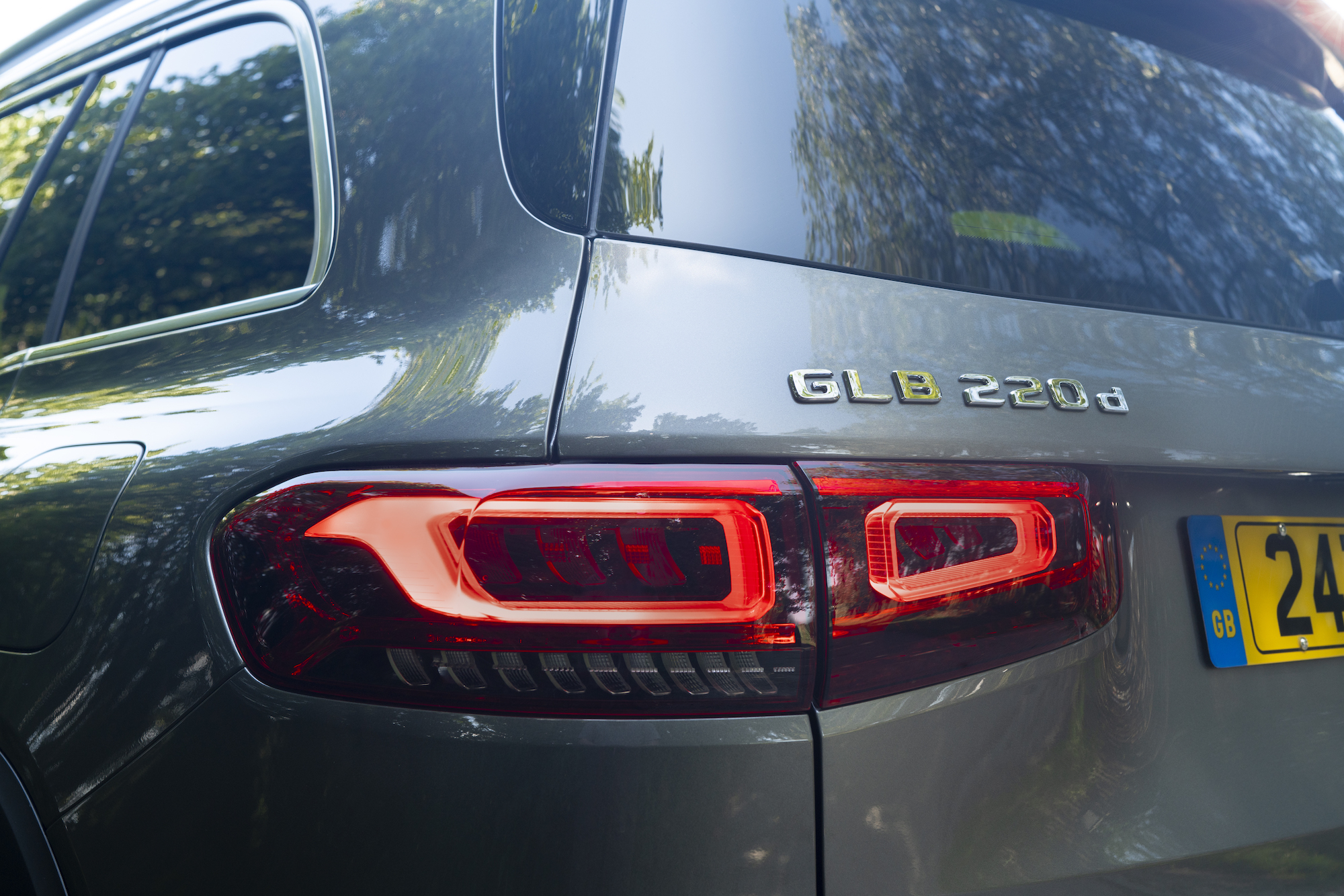 Mercedes-Benz GLB Review 2024 | Price, Interior & Boot Space | Carwow