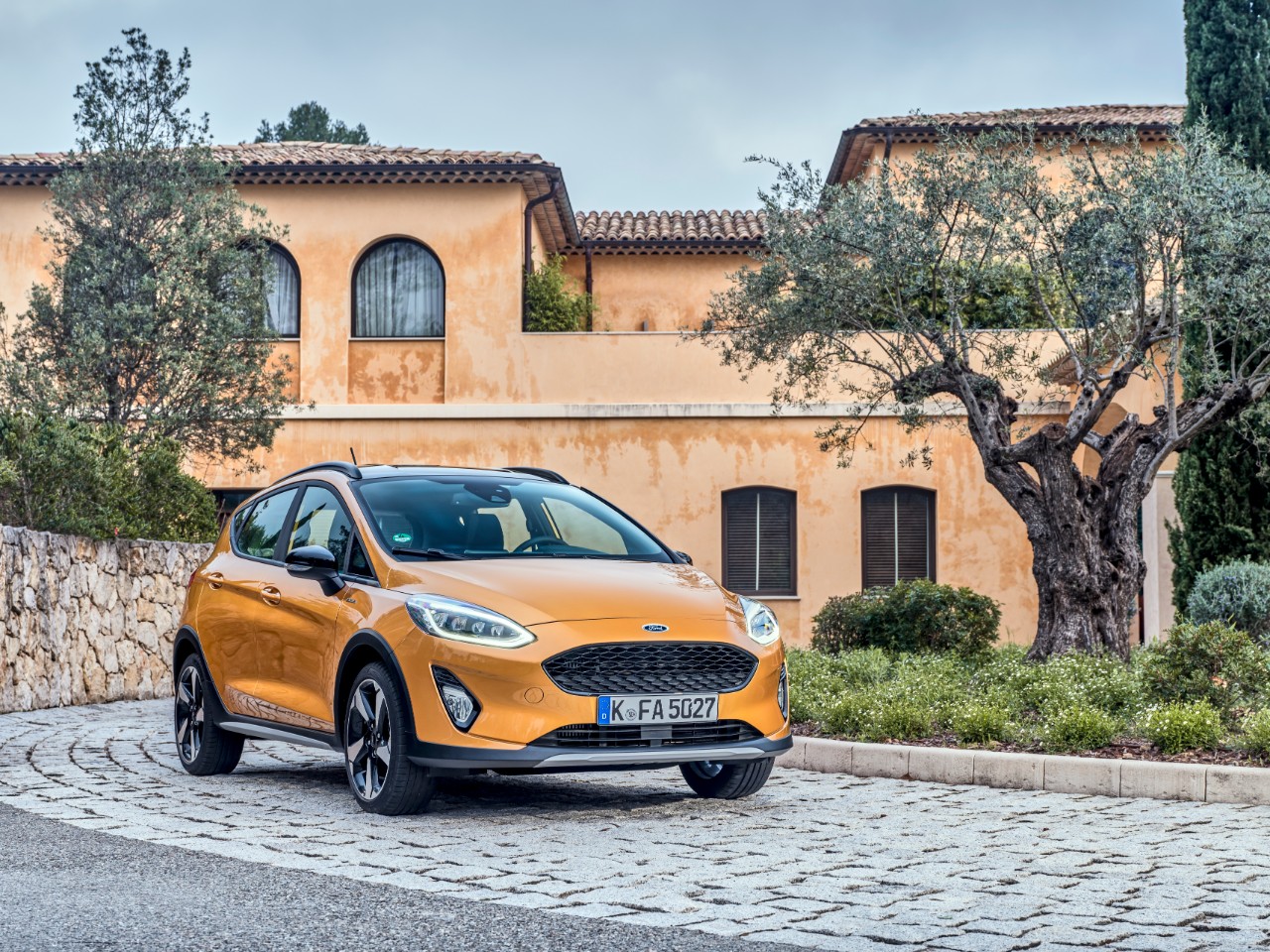 Farben des Ford Fiesta Active: Bilder & Aufpreise | carwow.de