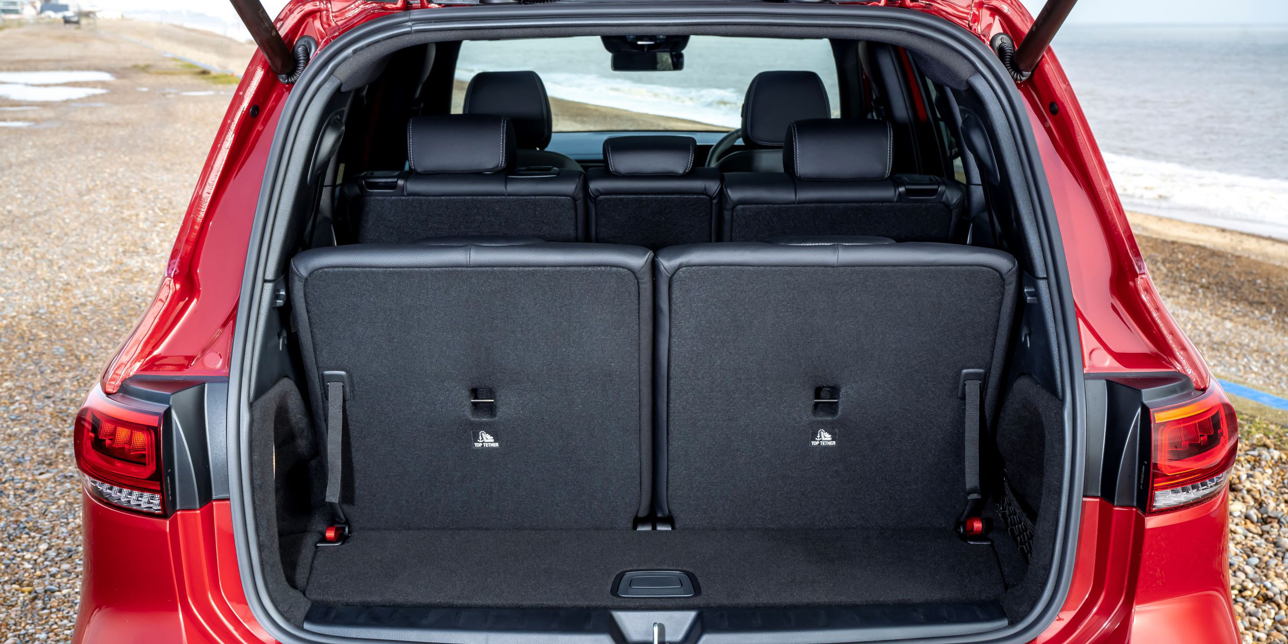 Mercedes GLB Review 2023 | Performance & Pricing | carwow