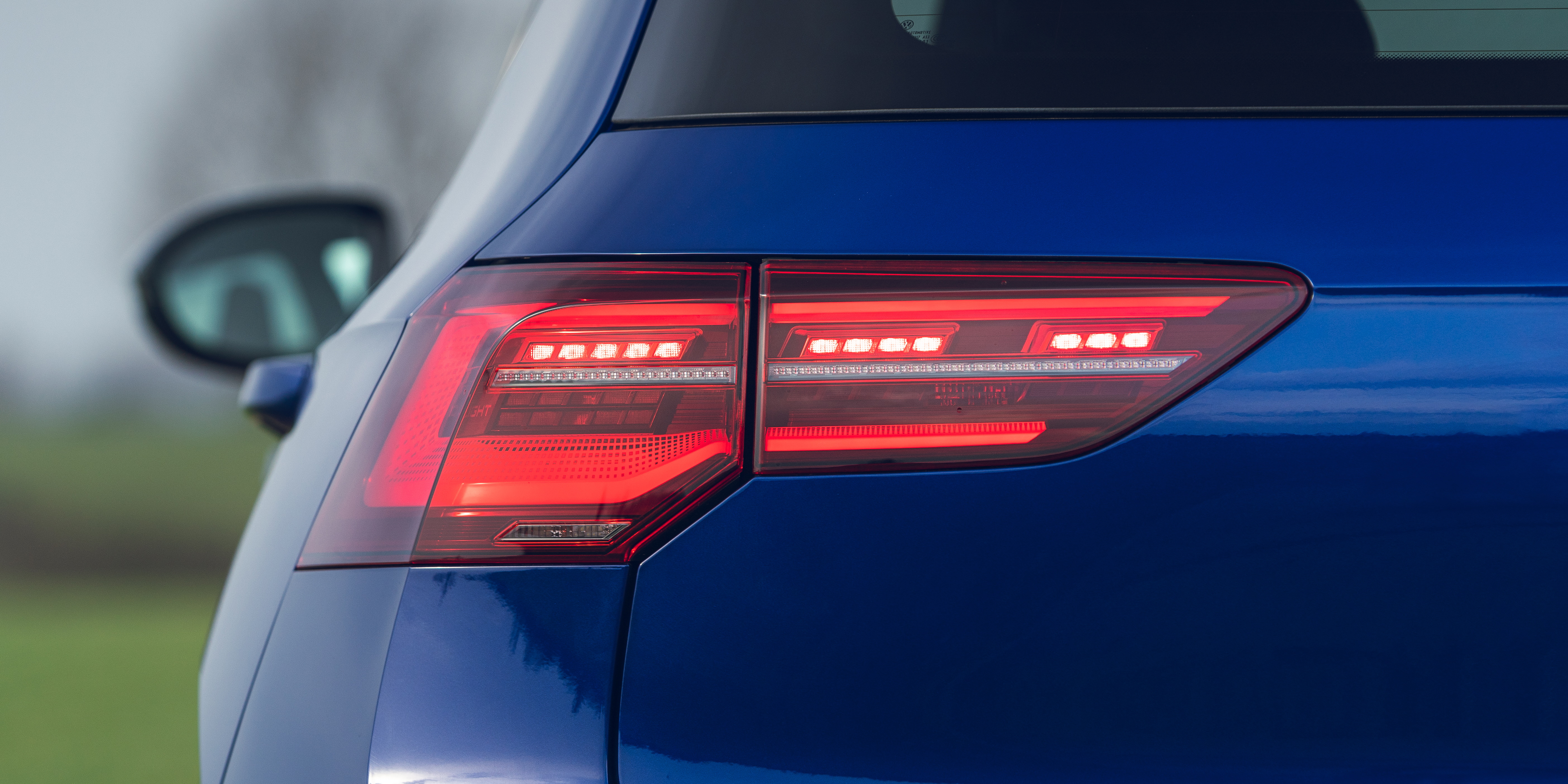 VW Golf R Review 2025 | Price, Interior & Performance | Carwow