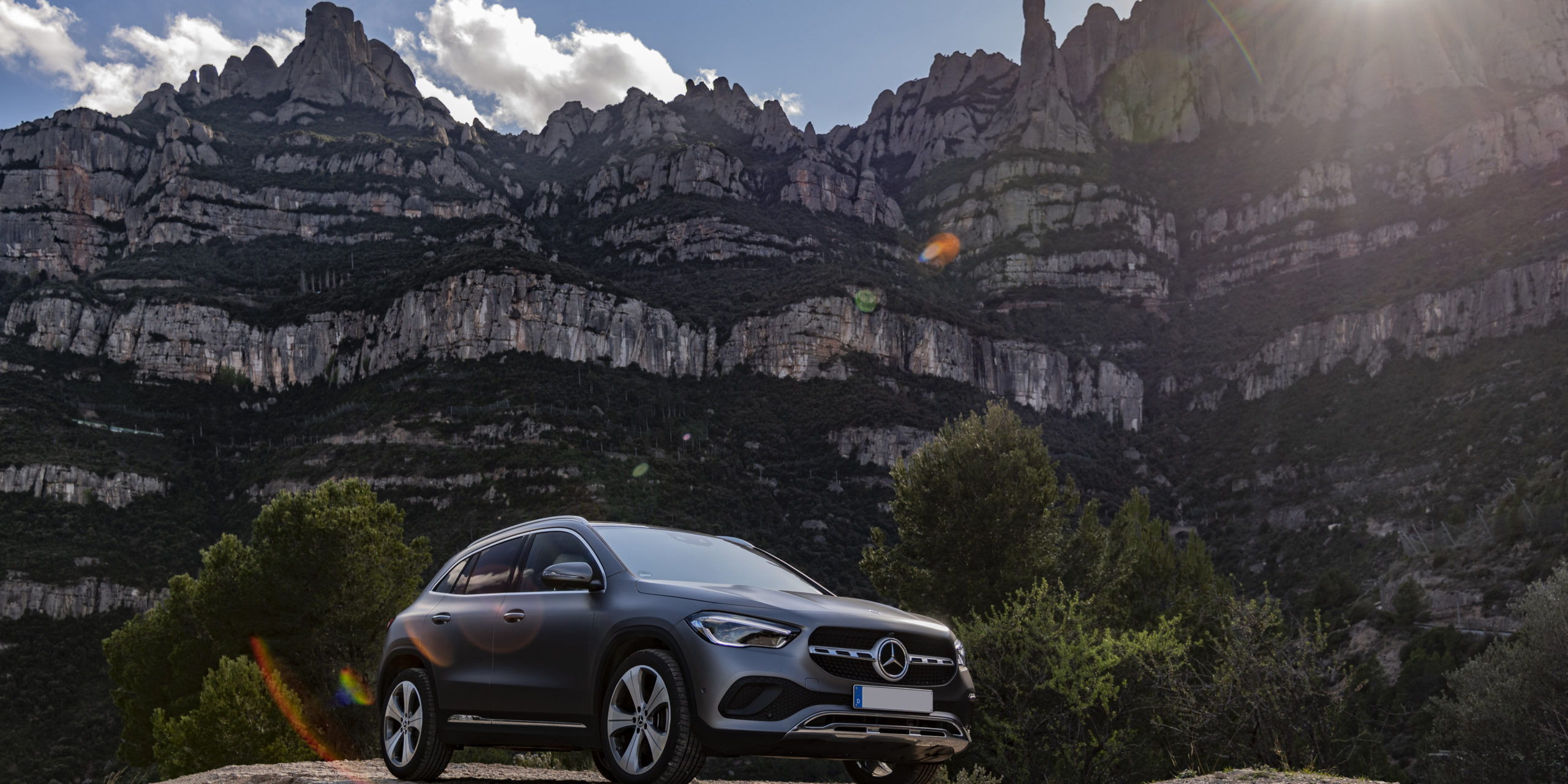 Mercedes GLA Review 2023 | Performance & Pricing | carwow