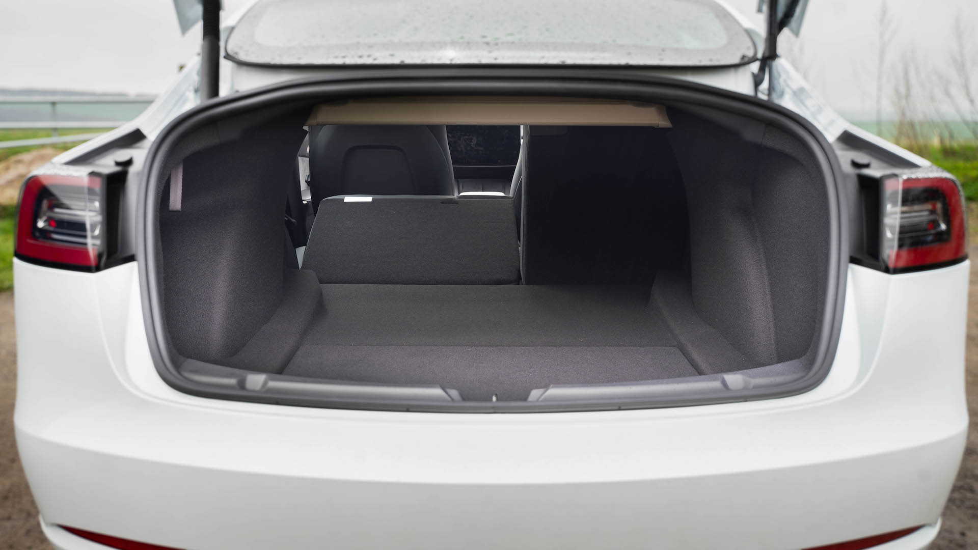 Tesla Model 3 Review 2023 | Price, Interior & Range | carwow