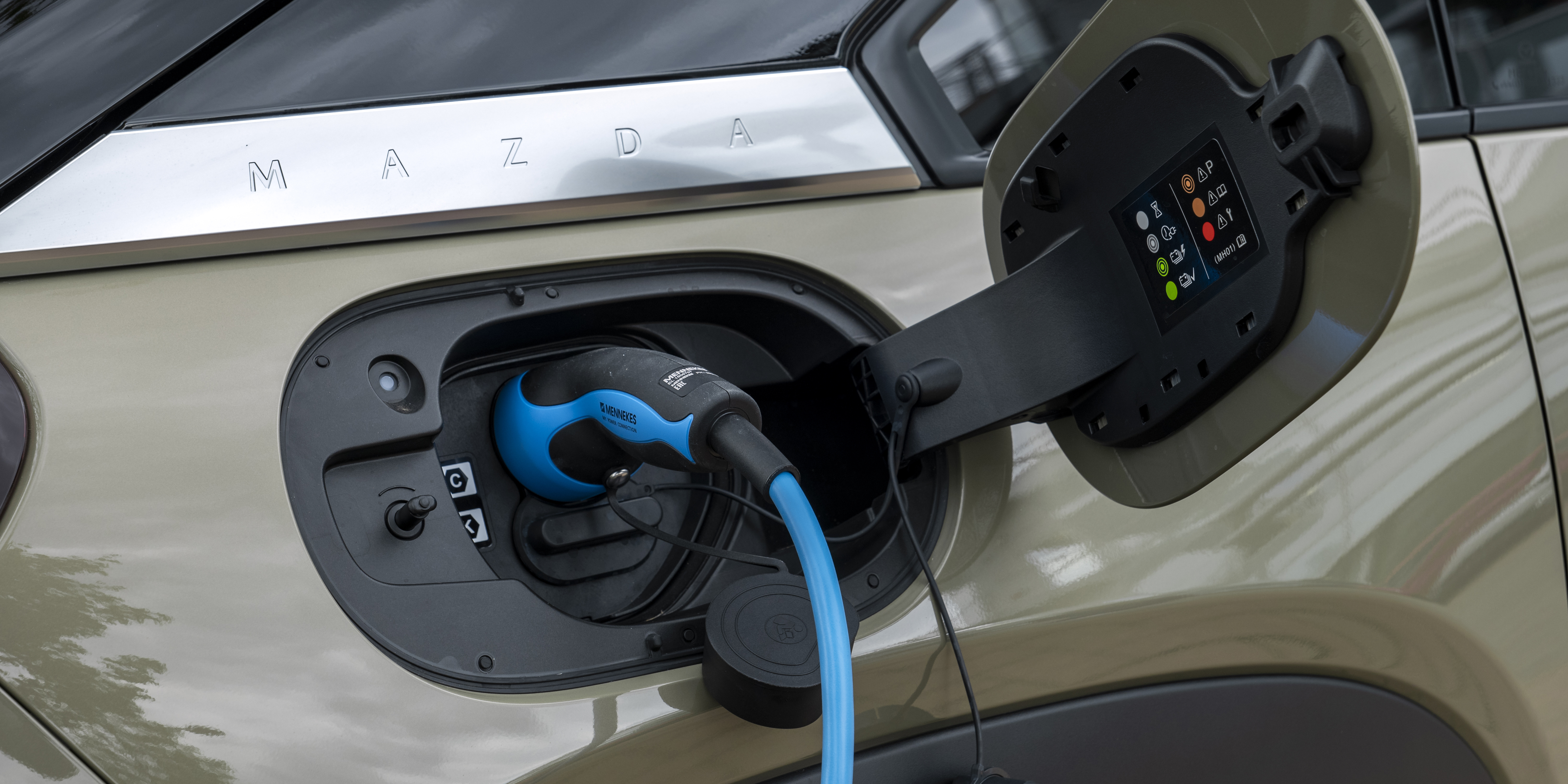 Mazda MX-30 Review 2023 | Performance & Pricing | carwow