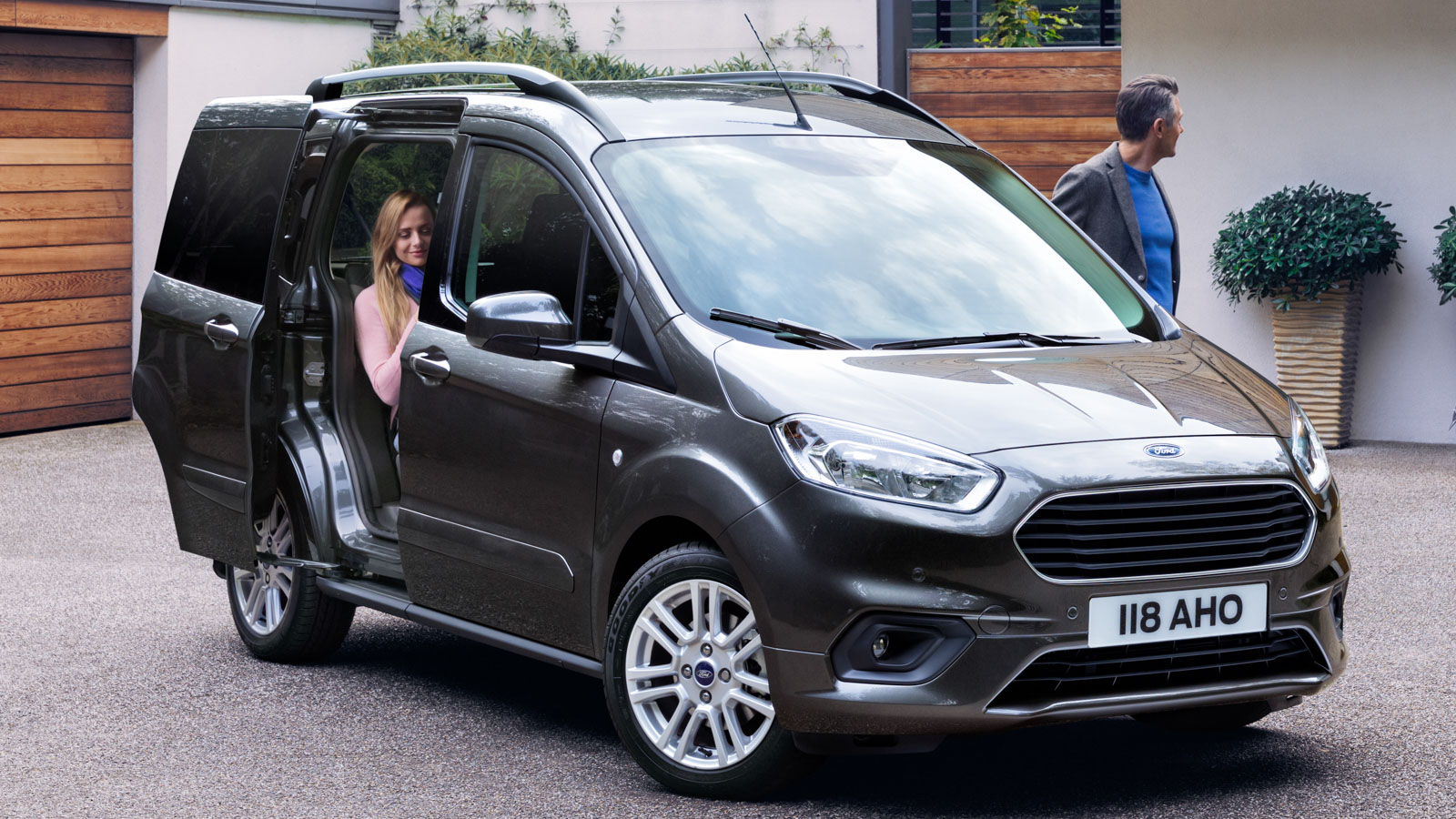 Prueba Ford Tourneo Courier (2018) | Precio y Opinión | Carwow