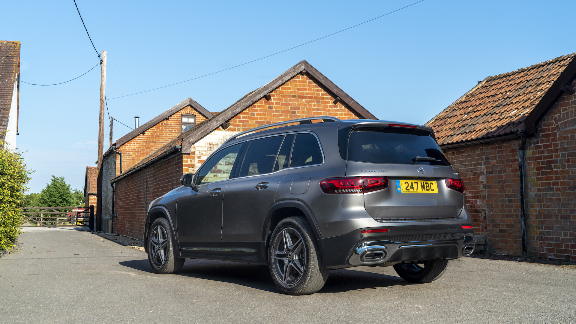 Mercedes-Benz GLB Review 2026 | Price, Interior & Boot Space | Carwow