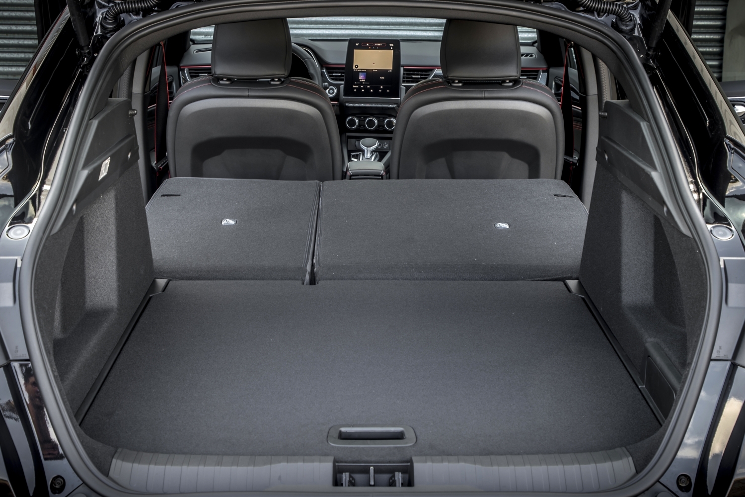 Renault Arkana Review 2023 | Performance & Pricing | carwow