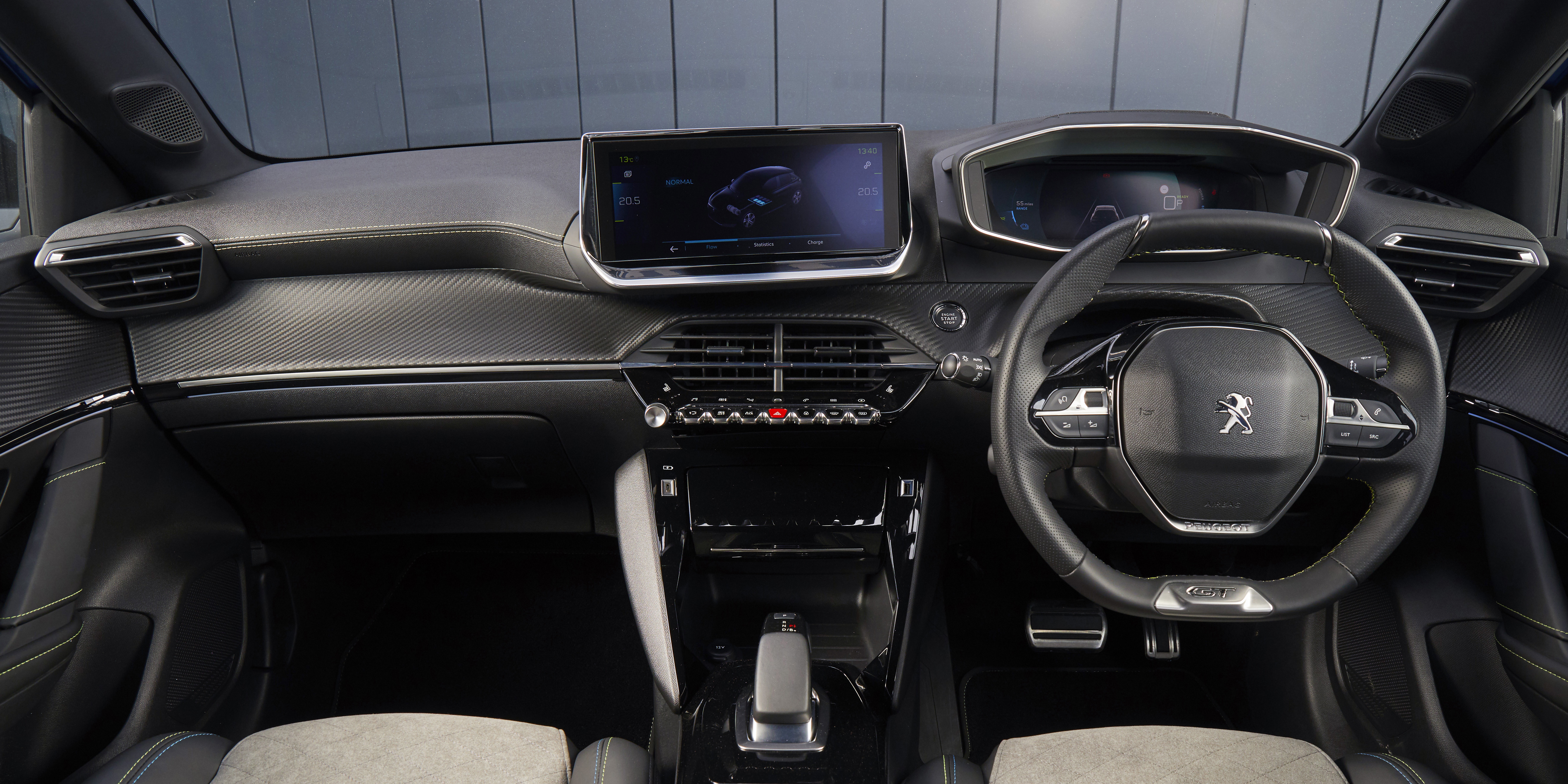 Peugeot e-208 Review 2024 | Price, Range & Interior | Carwow