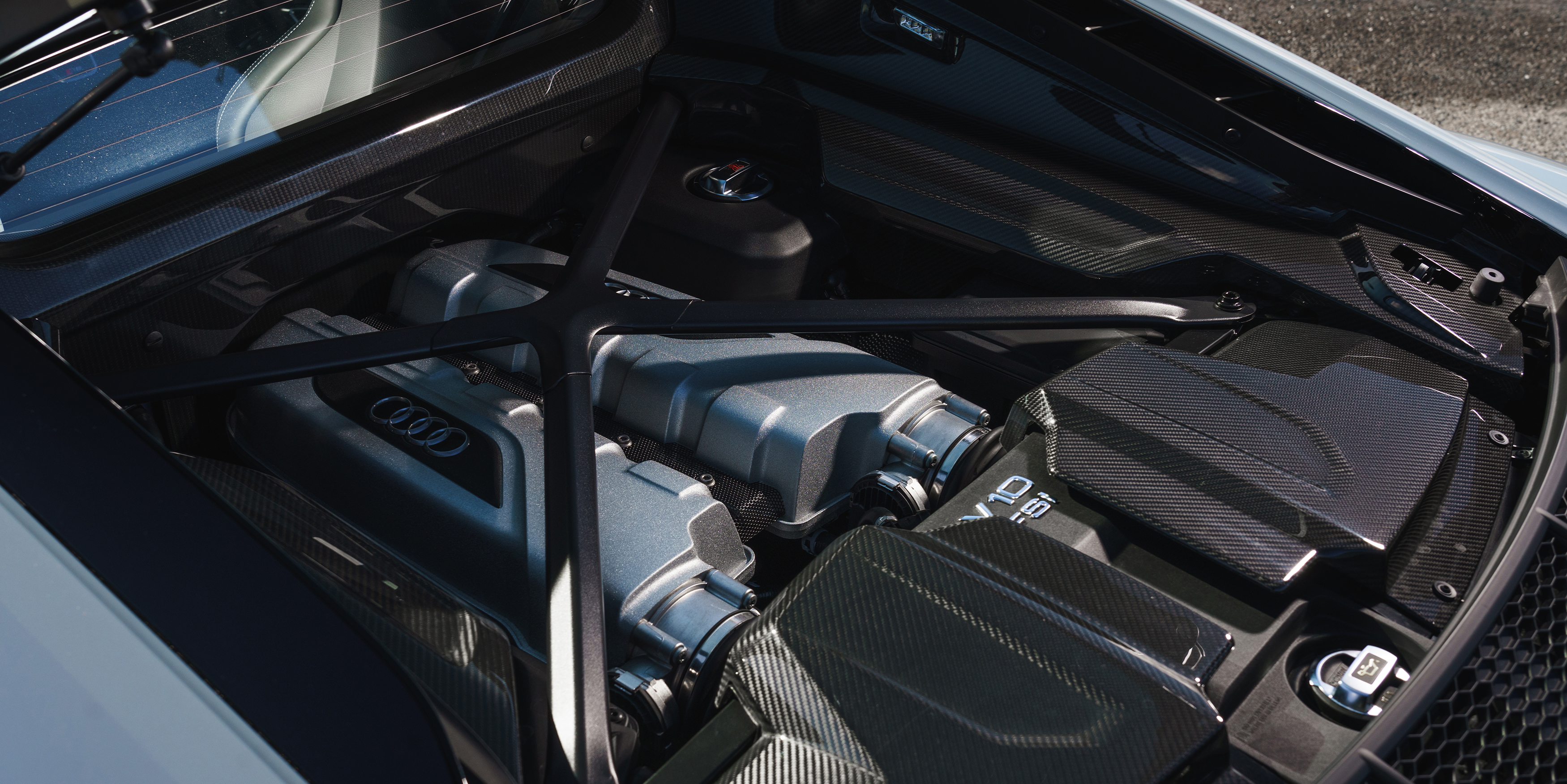 Audi R8 Review 2024 | Price, Interior, Engines & Performance | Carwow