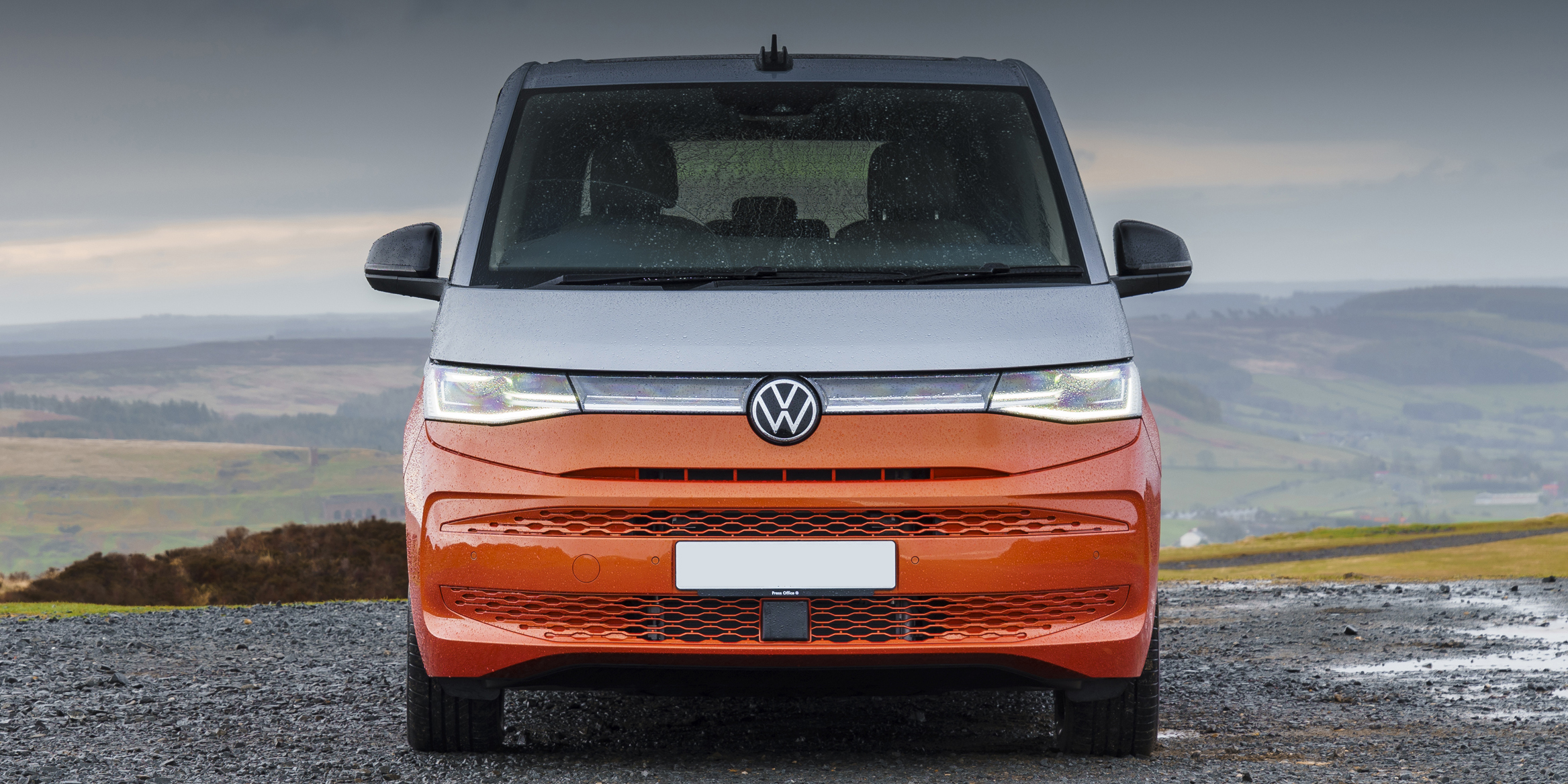 Volkswagen Multivan Review 2023 | Performance & Pricing | carwow