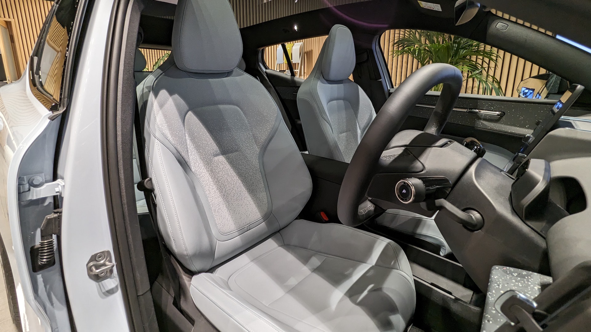 Volvo EX30 Review 2023 | Range, Price & Interior | carwow