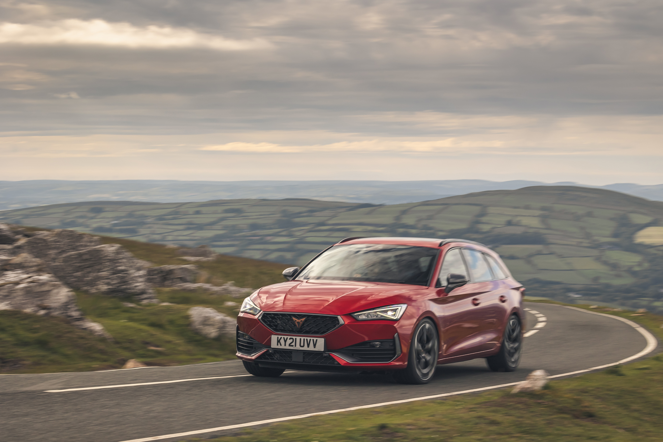 Cupra Leon Estate Review 2025 | Performance & Pricing | Carwow