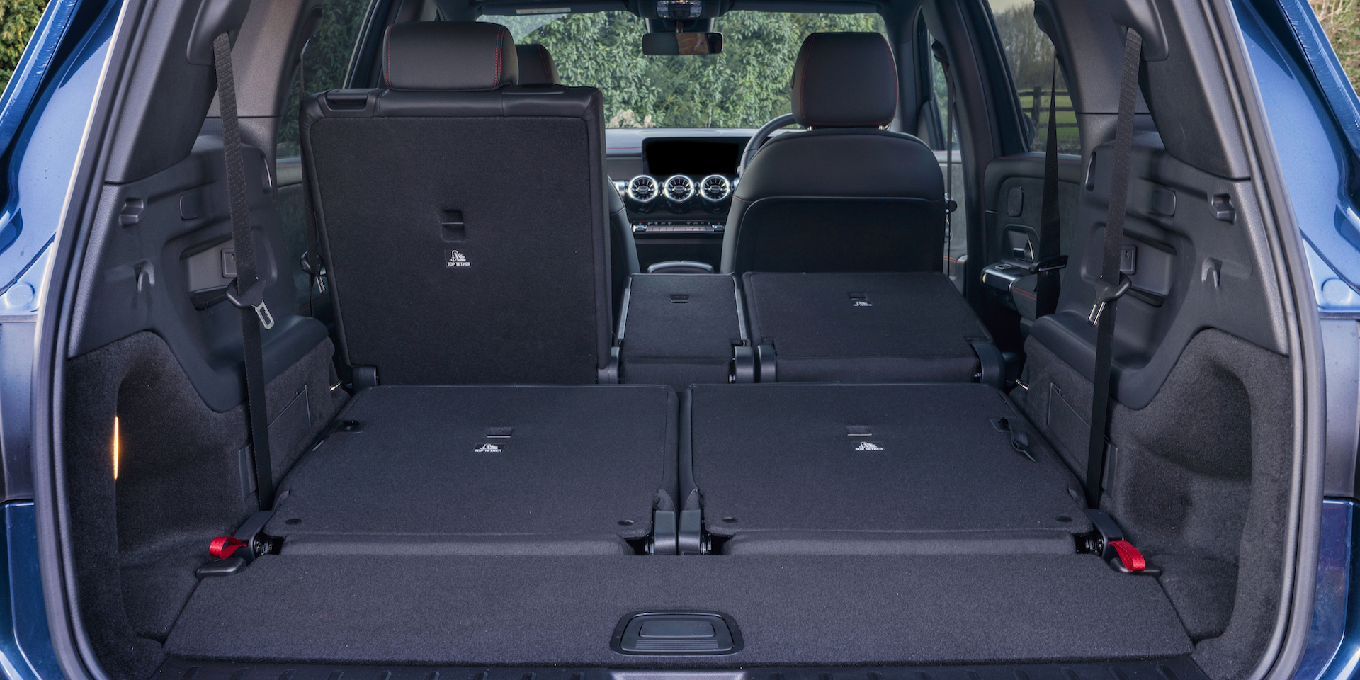 Mercedes EQB Review 2023 | Performance & Pricing | carwow
