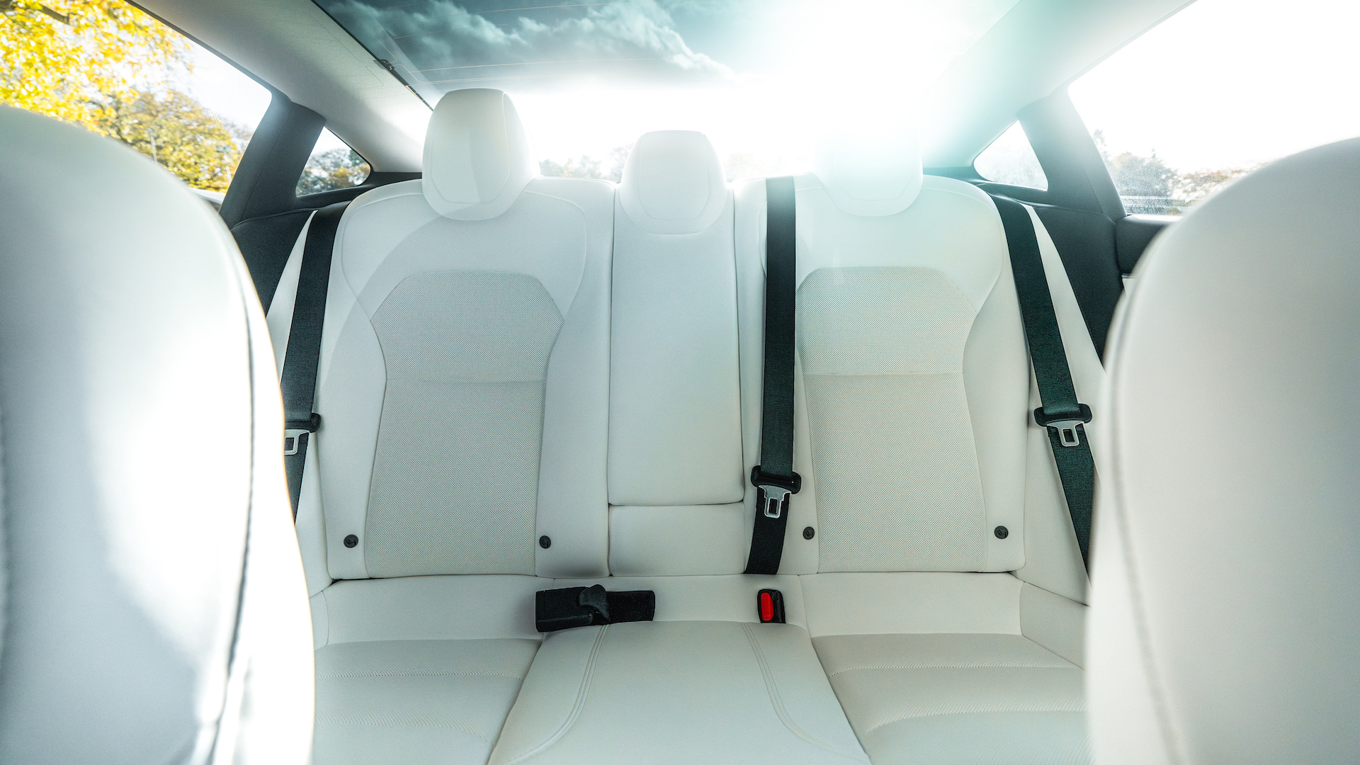 Tesla Model 3 Review 2025 | Price, Interior & Range | Carwow