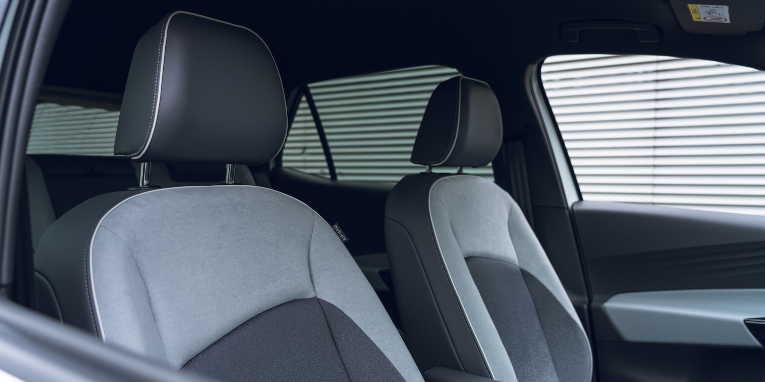 Volkswagen ID.3 Review 2022 | Performance & Pricing | carwow