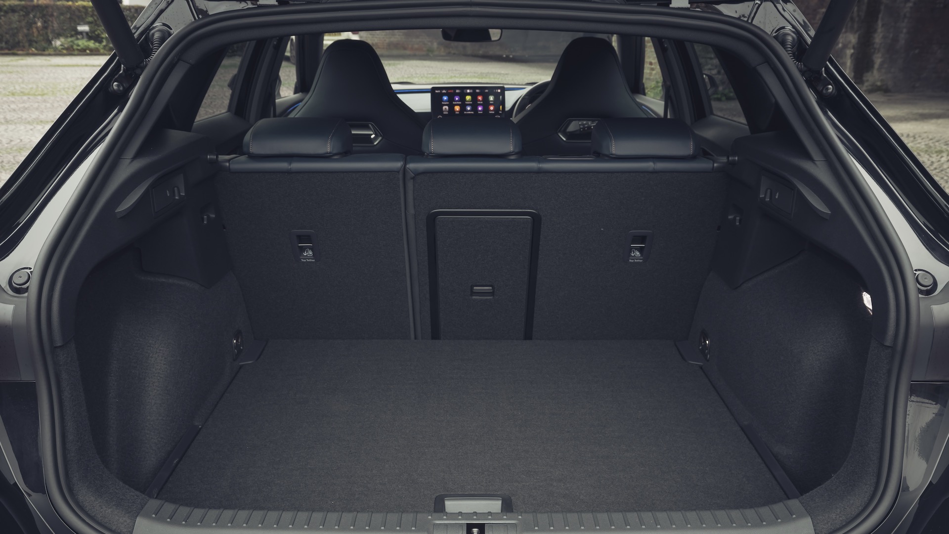 Cupra Formentor Review 2025 | Interior, Price & MPG | Carwow