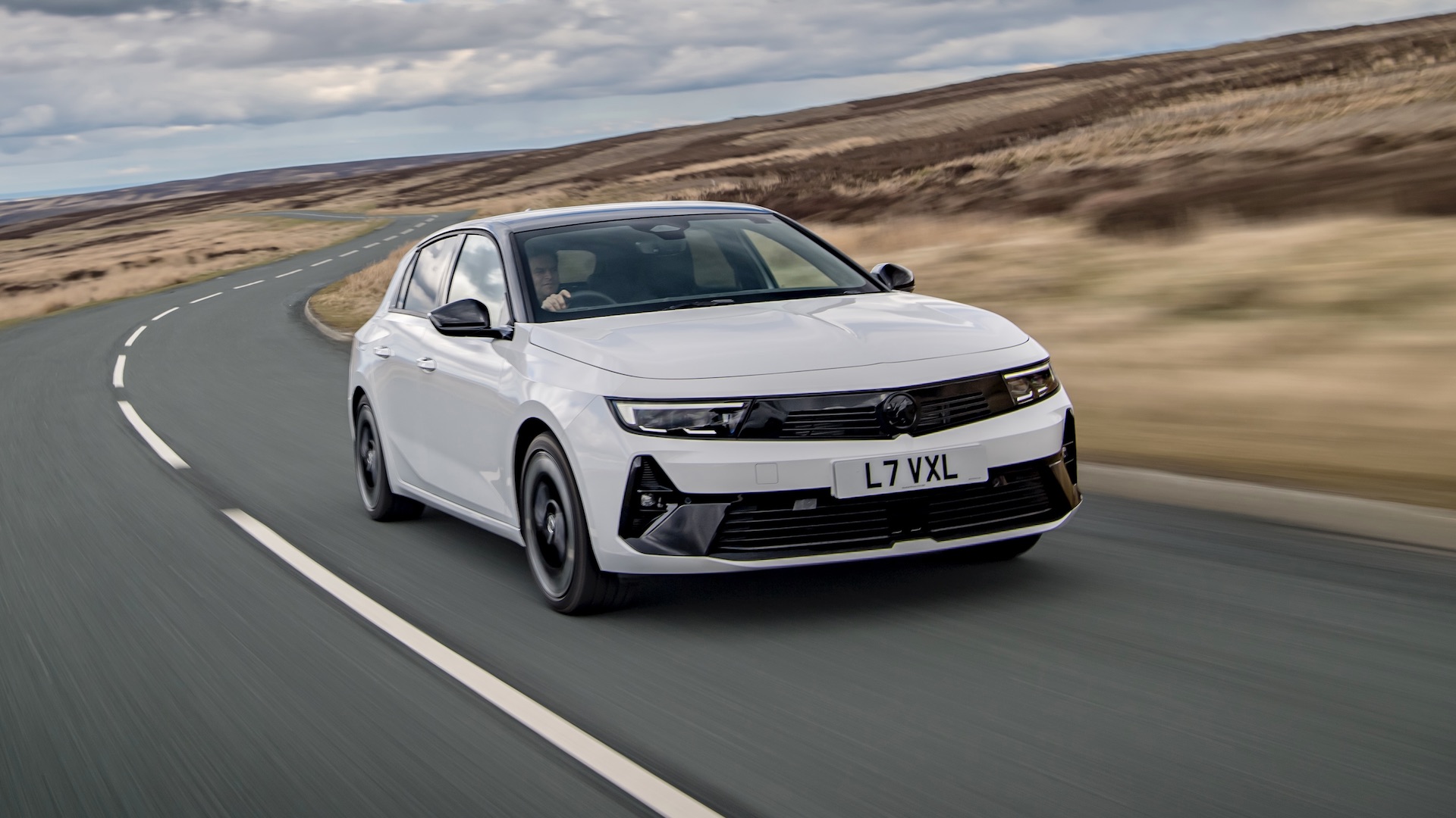 Vauxhall Astra GSe Review 2025 | Performance & Pricing | Carwow