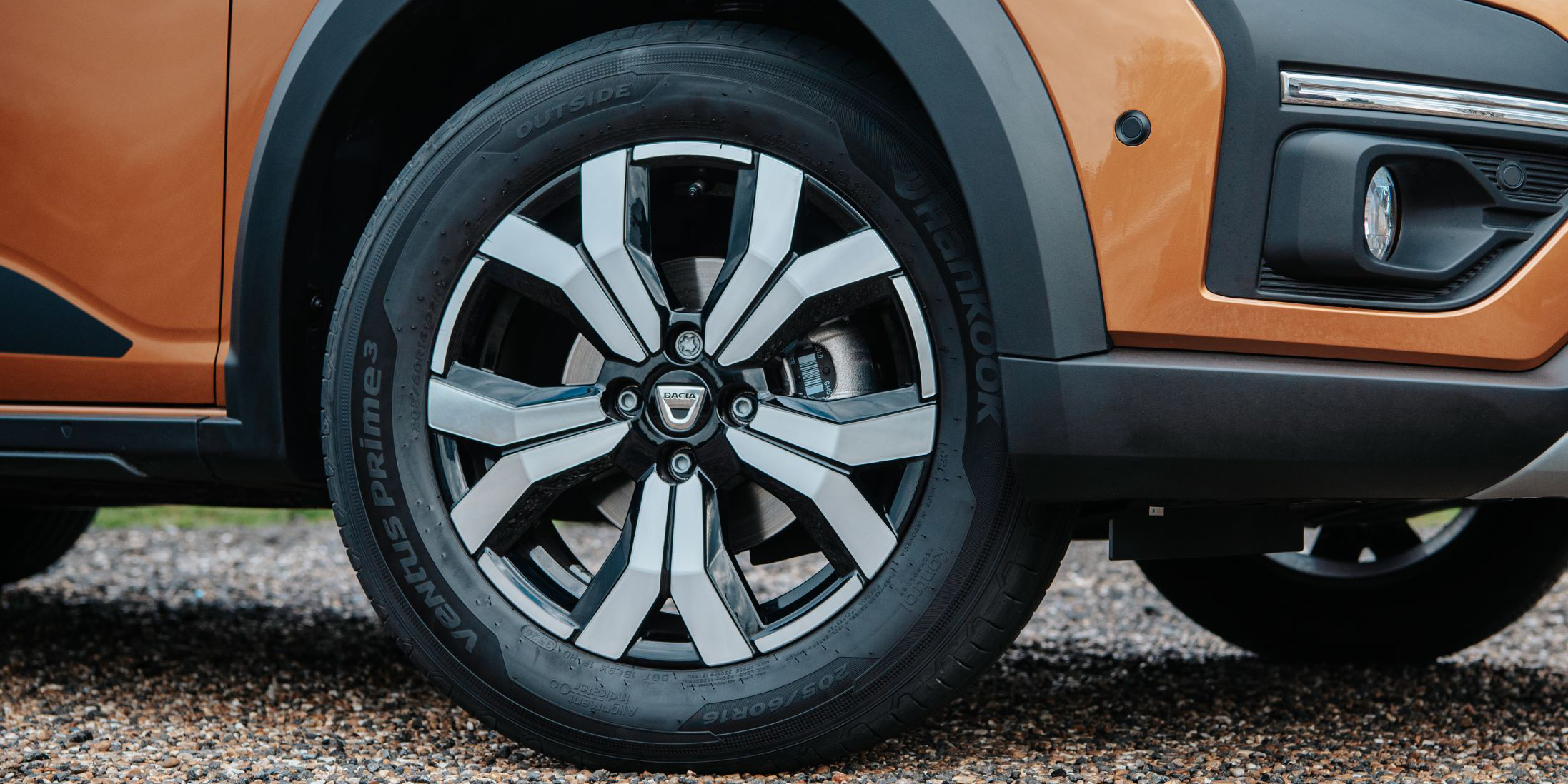 Dacia Sandero Stepway Review 2024 | Performance & Pricing | carwow