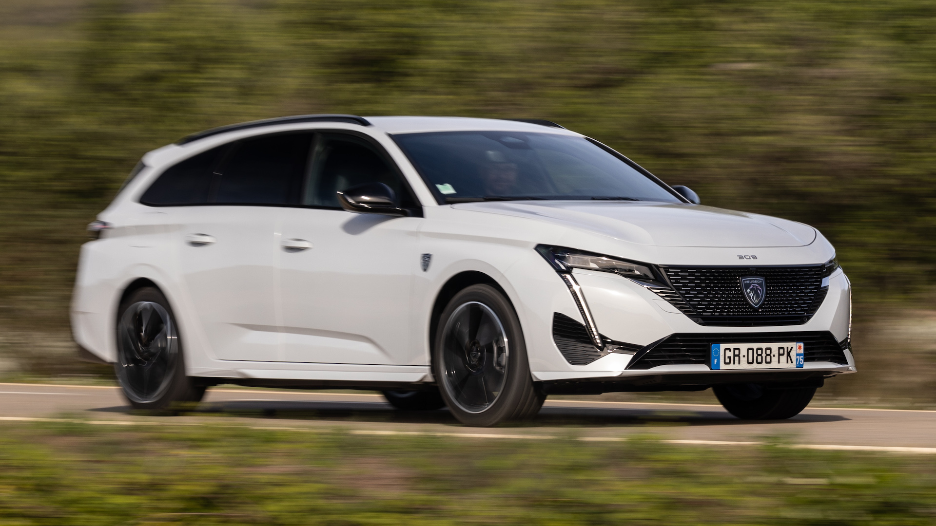 Peugeot e-308 SW | Specifications & Dimensions | Carwow