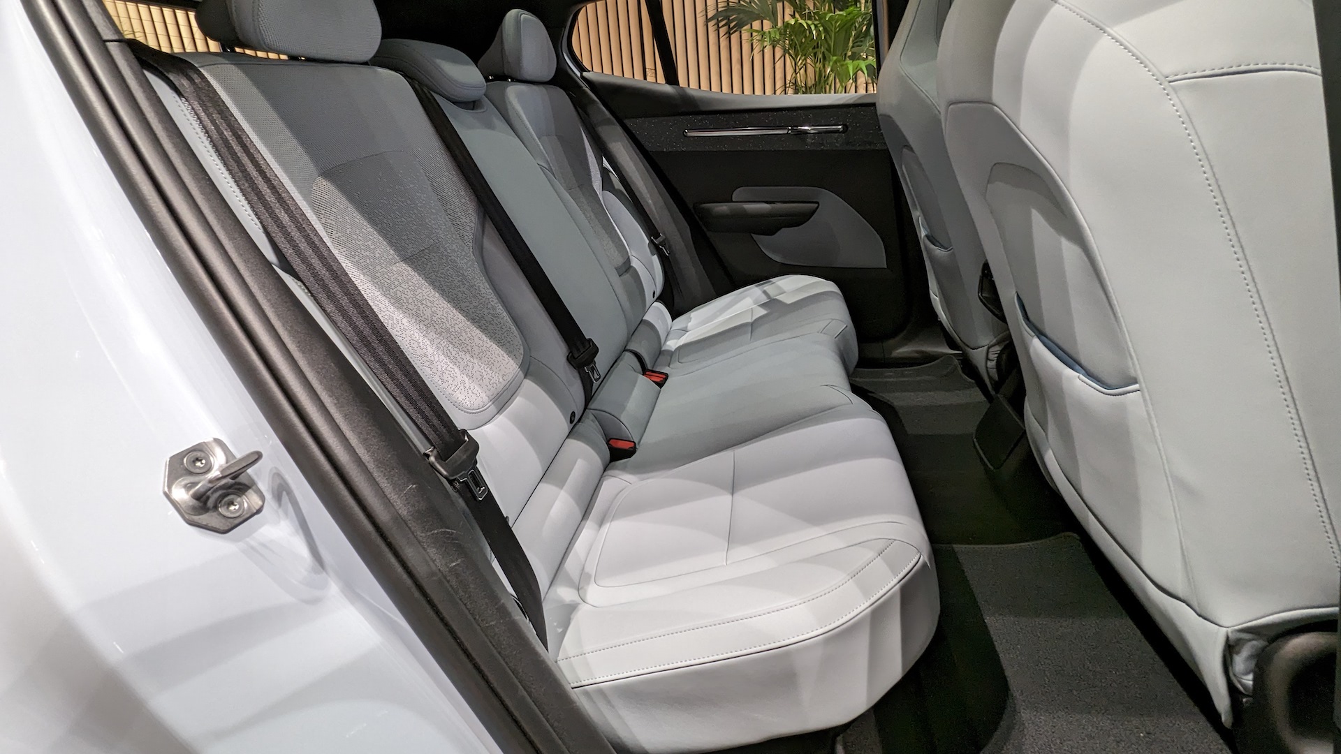 Volvo EX30 Review 2023 | Range, Price & Interior | carwow