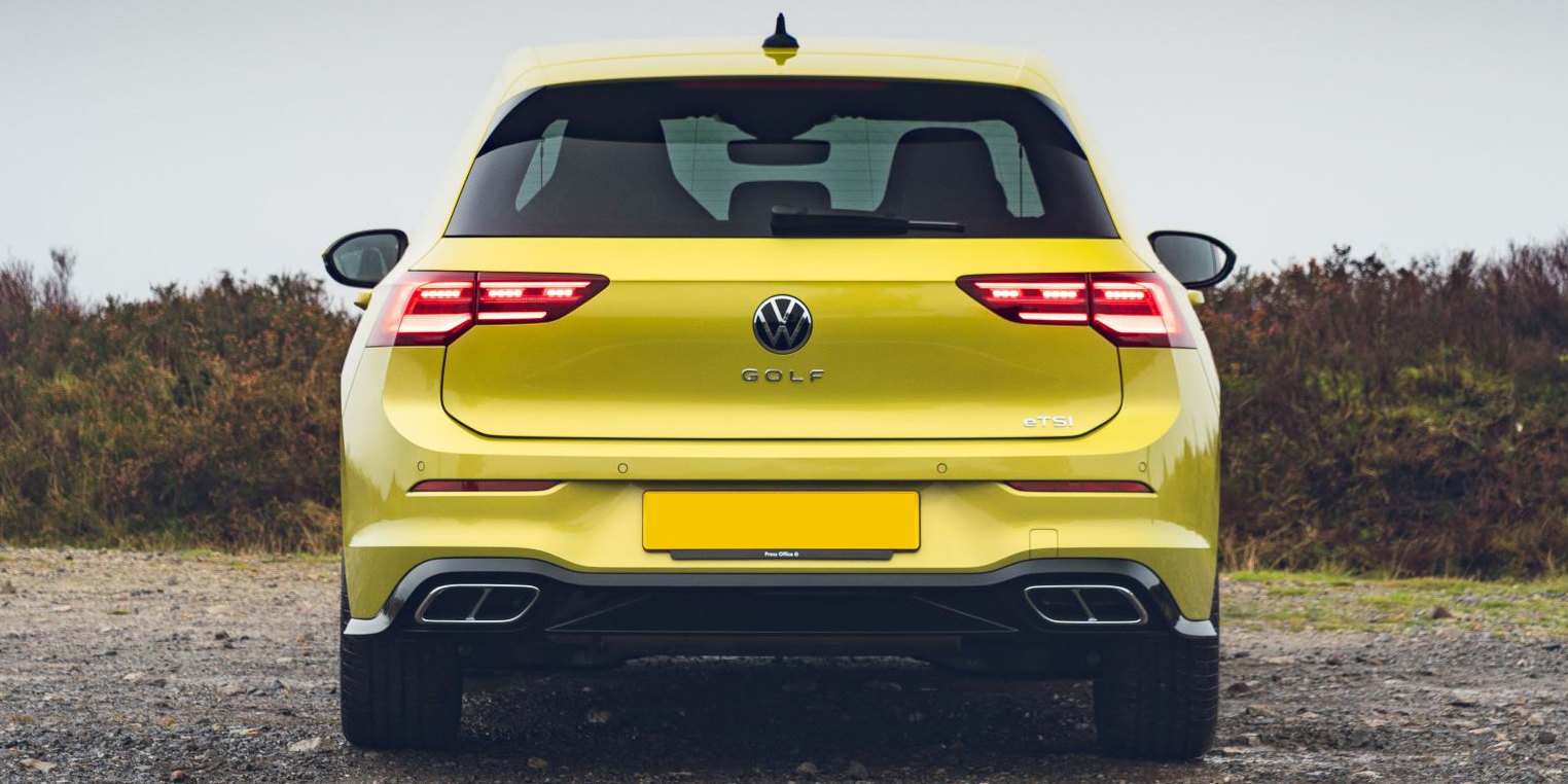 Volkswagen Golf Review 2023 | Performance & Pricing | carwow