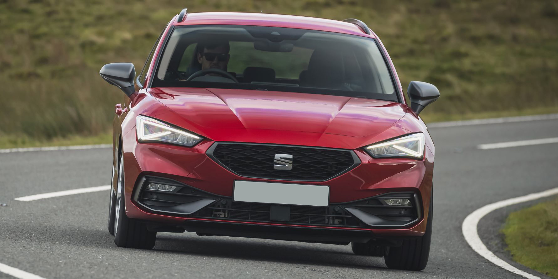 SEAT Leon Estate Review 2024 | Performance & Pricing | Carwow