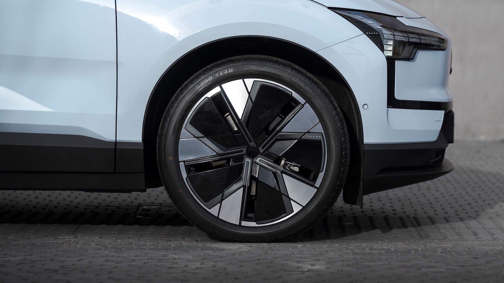 Volvo EX30 Review 2025 | Range, Price & Interior | Carwow