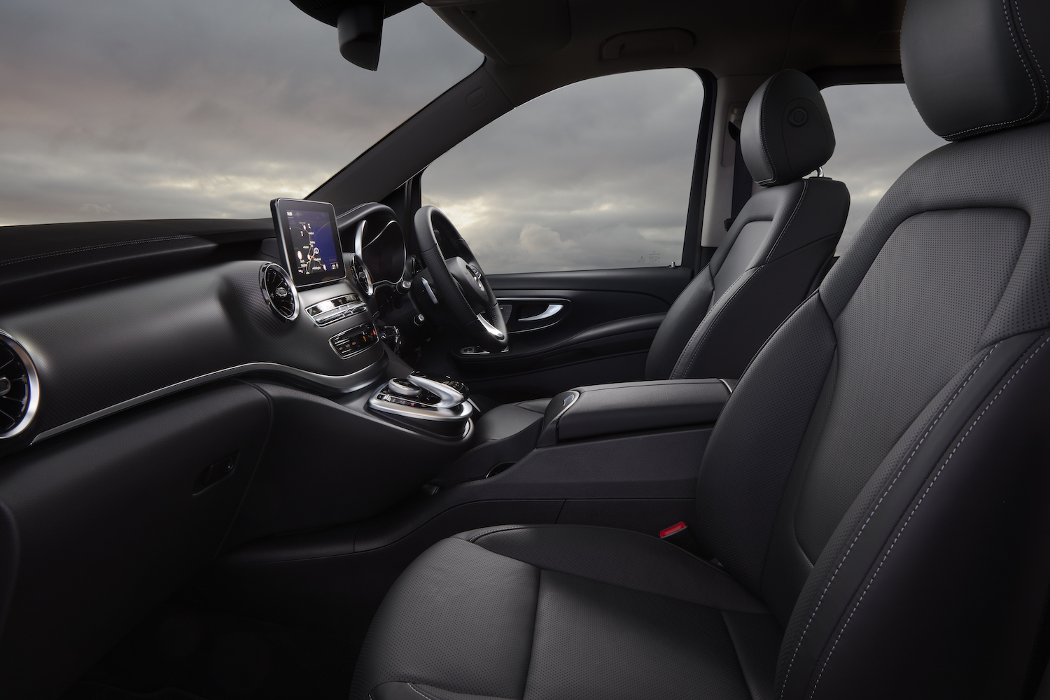 Mercedes-Benz V-Class Review 2024 | Performance & Pricing | Carwow