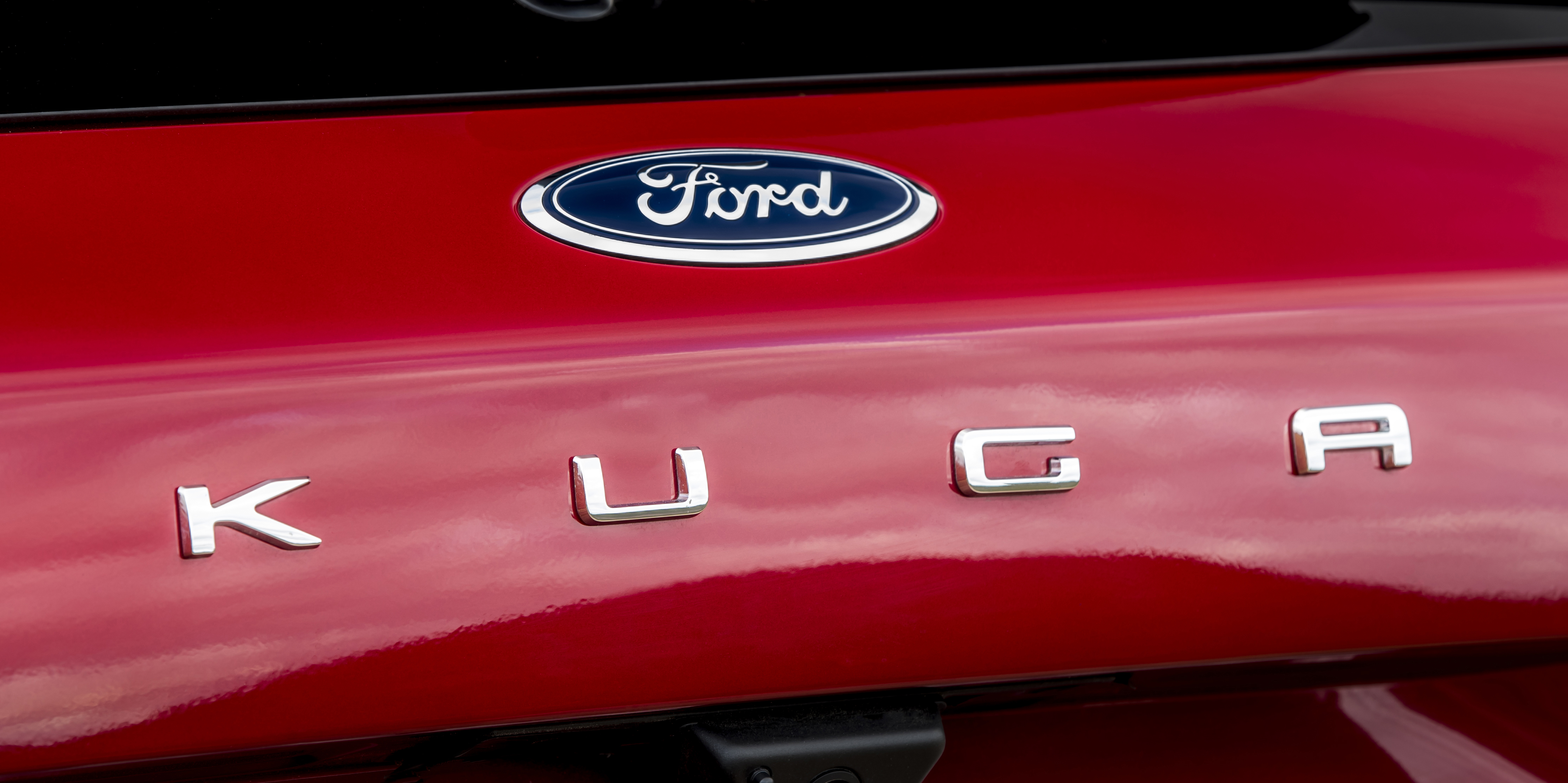 Ford Kuga Review 2022 | Performance & Pricing | carwow