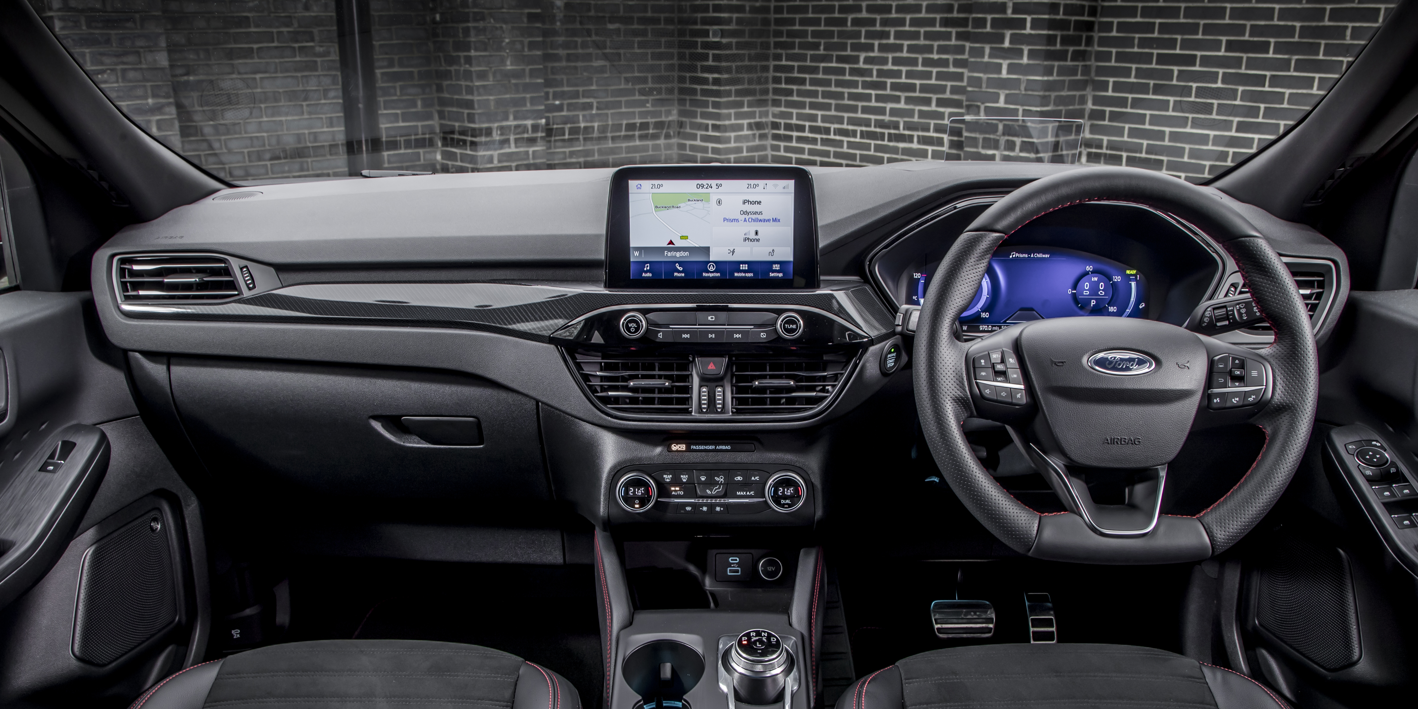 Ford Kuga Review 2022 | Performance & Pricing | carwow